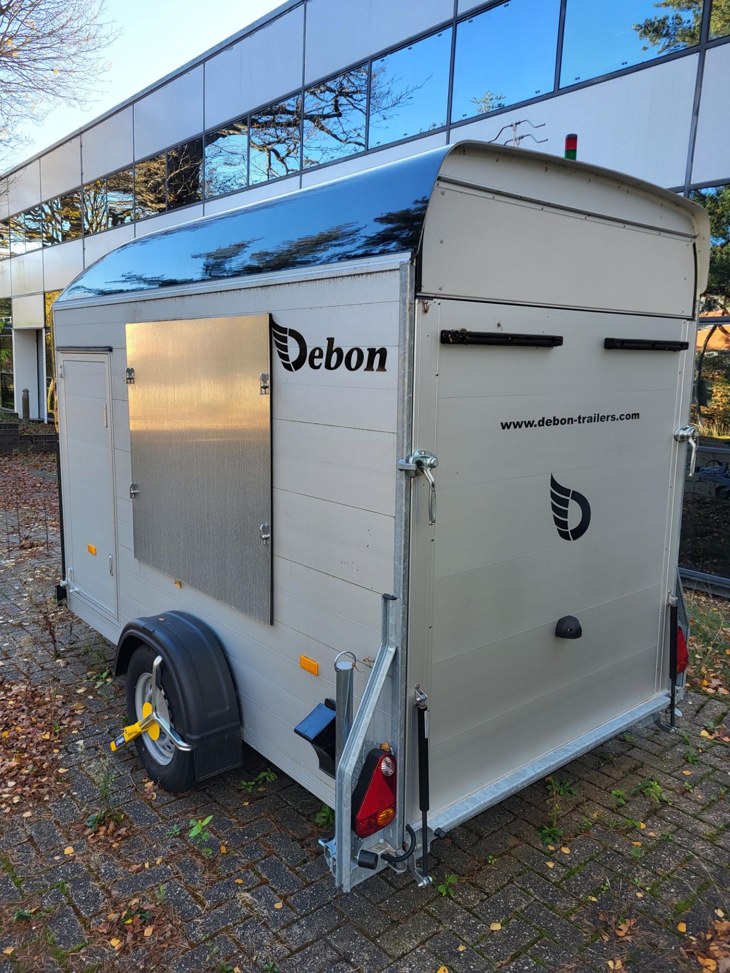 Debon Roadster C300 Box Trailer with Single Axle, One-Piece Polyester ...
