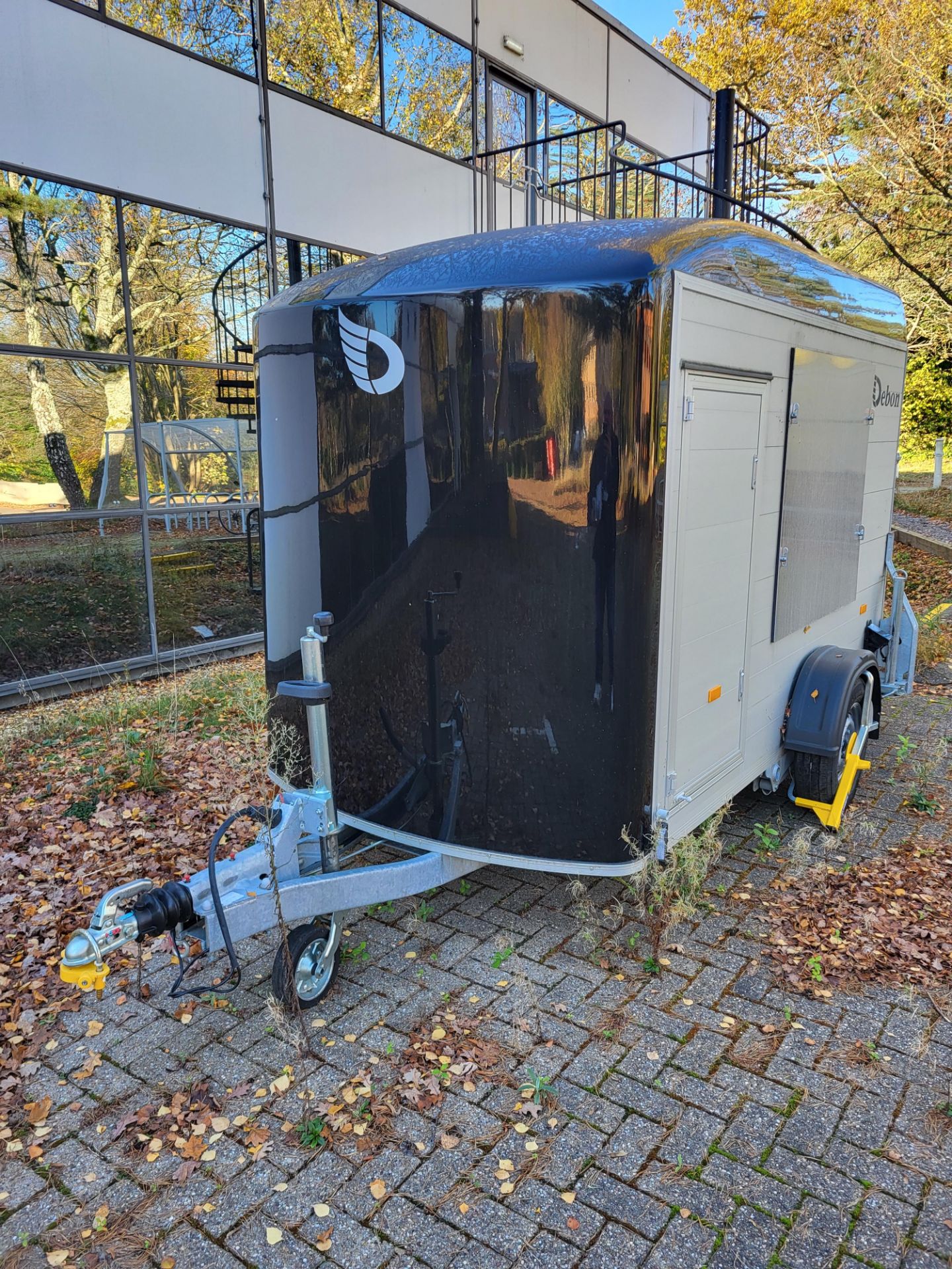 Debon Roadster C300 Box Trailer with Single Axle, One-Piece Polyester ...