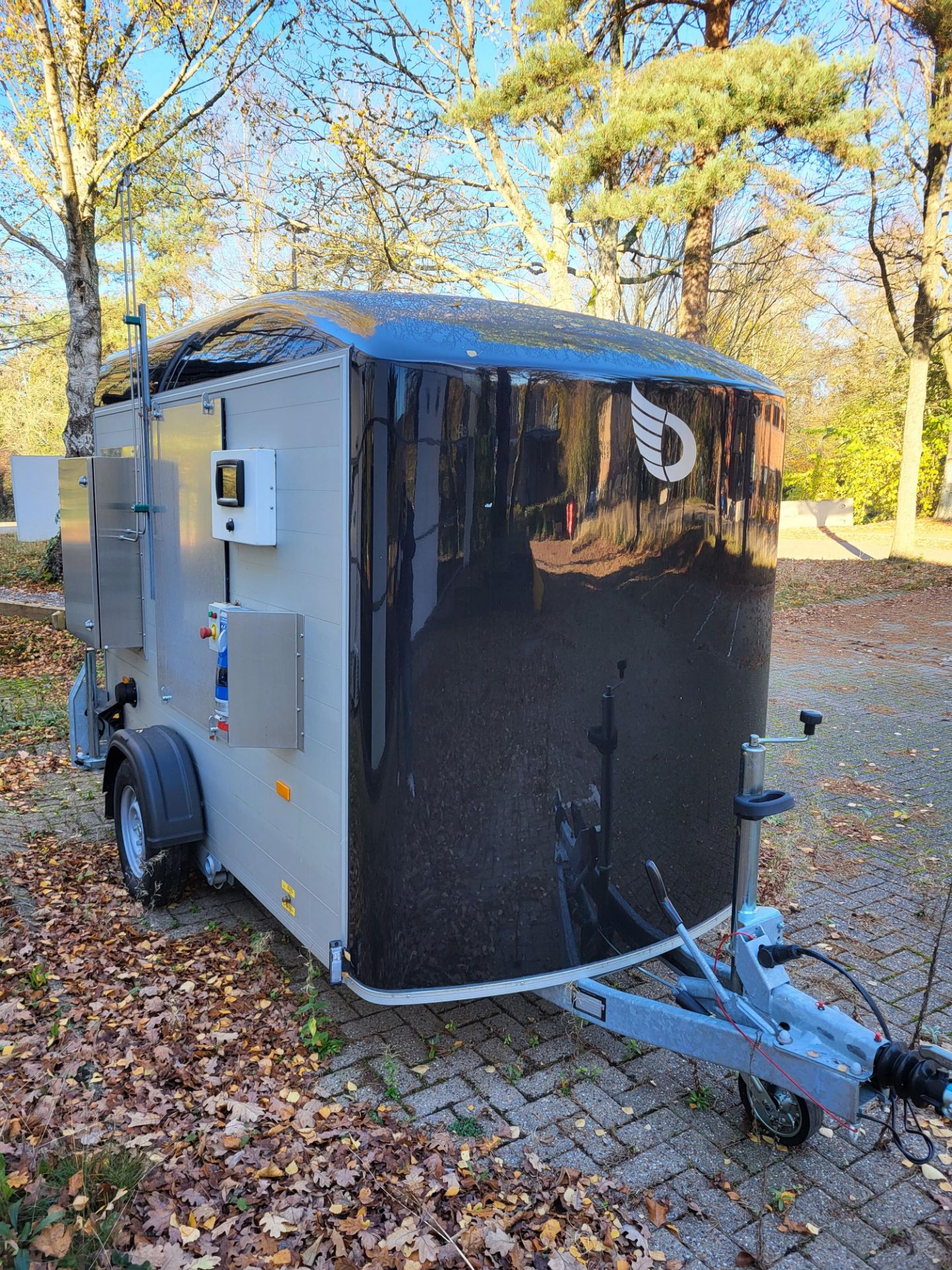 Debon Roadster C300 Box Trailer with Single Axle, One-Piece Polyester ...