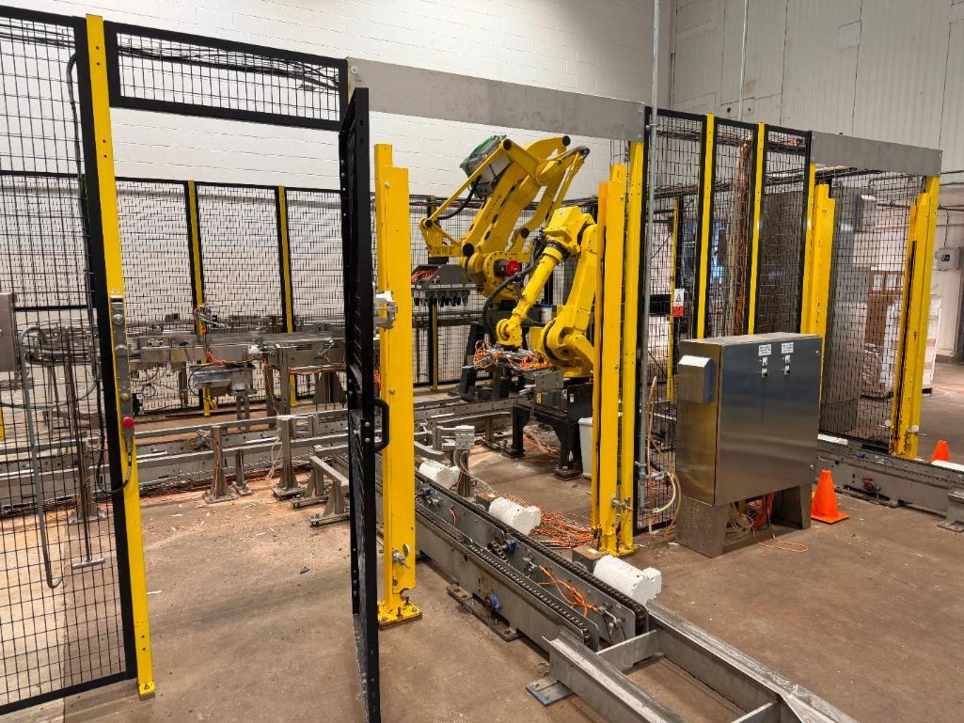 Robotic Case Stacking System - 2019, Motion Controls, Fanuc Robot ...