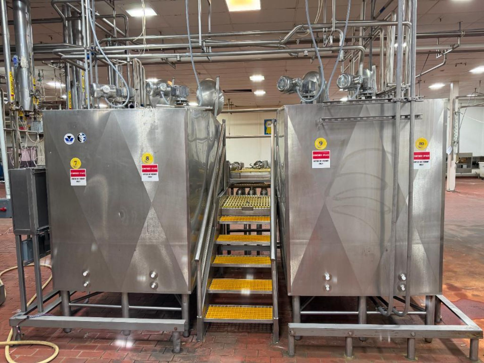 (2) 2-Tank Flavor Vat System - 1974 Walker S/N: 504, (4) 500 Gallon ...