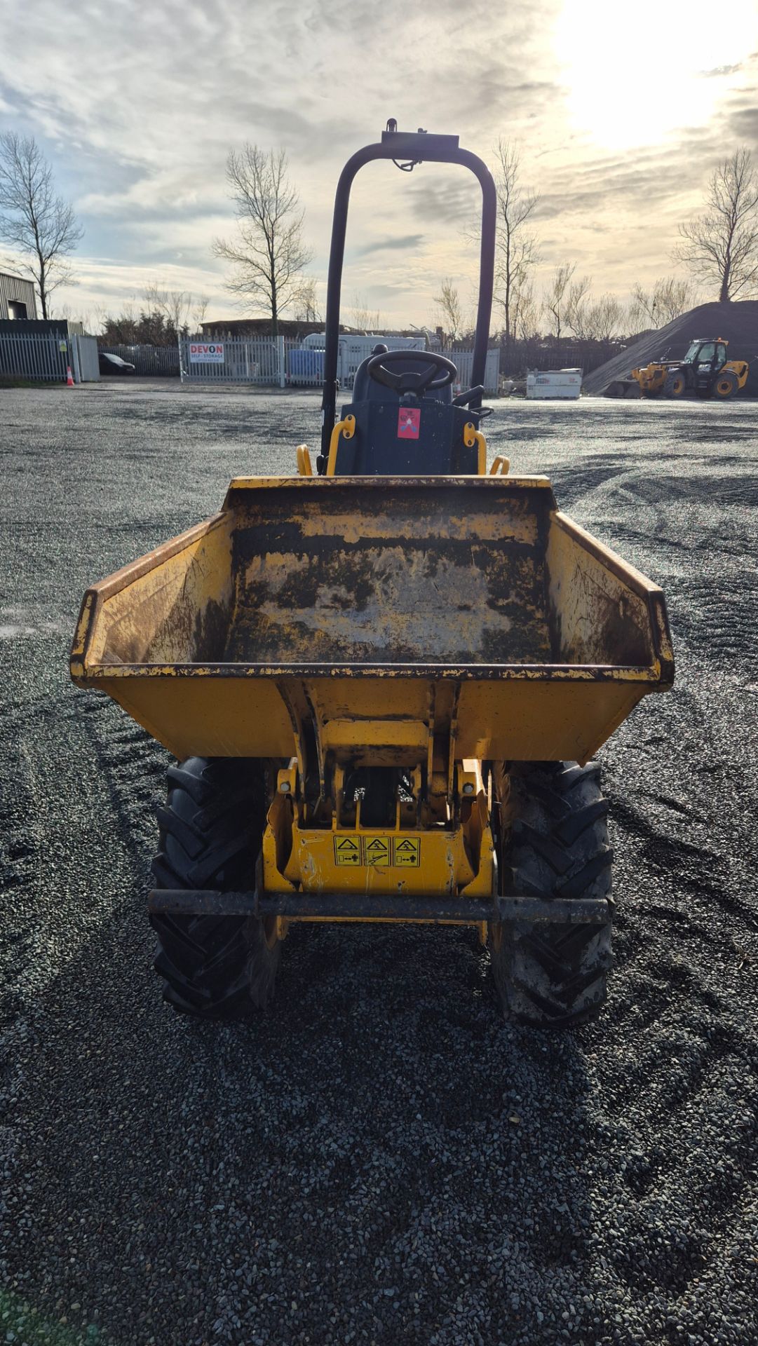 JCB 1T-2 HIGH TIP DUMPER 2022 535HRS RUNS DRIVES TIPS Item *** NOT ON ...