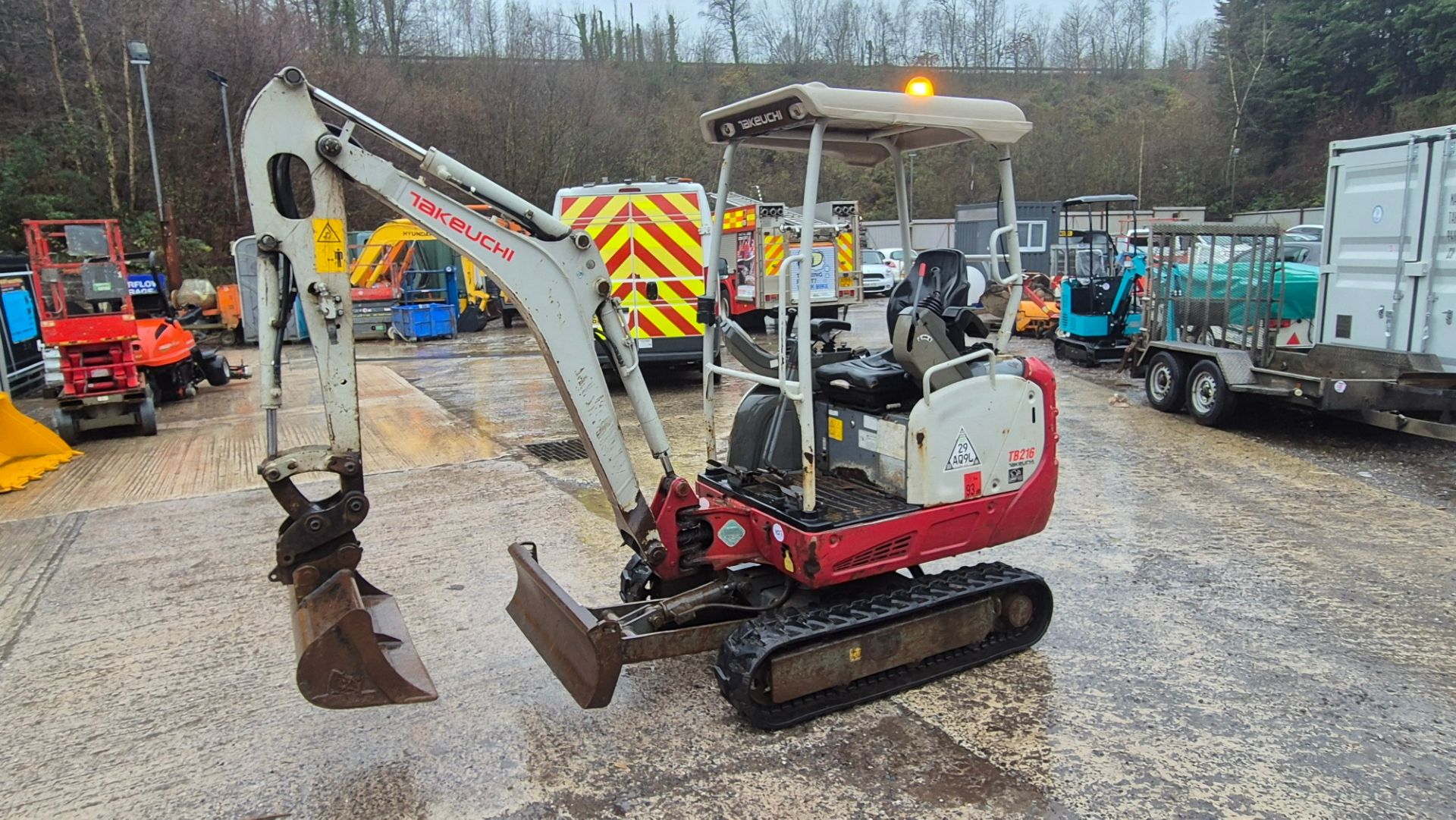 TAKEUCHI TB216 MINI DIGGER 2017 3467HRS C.W GRADING & 1 DIGGING BUCKET ...