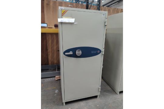 A pre-owned Pheonix Commander 1900 series large combination safe.