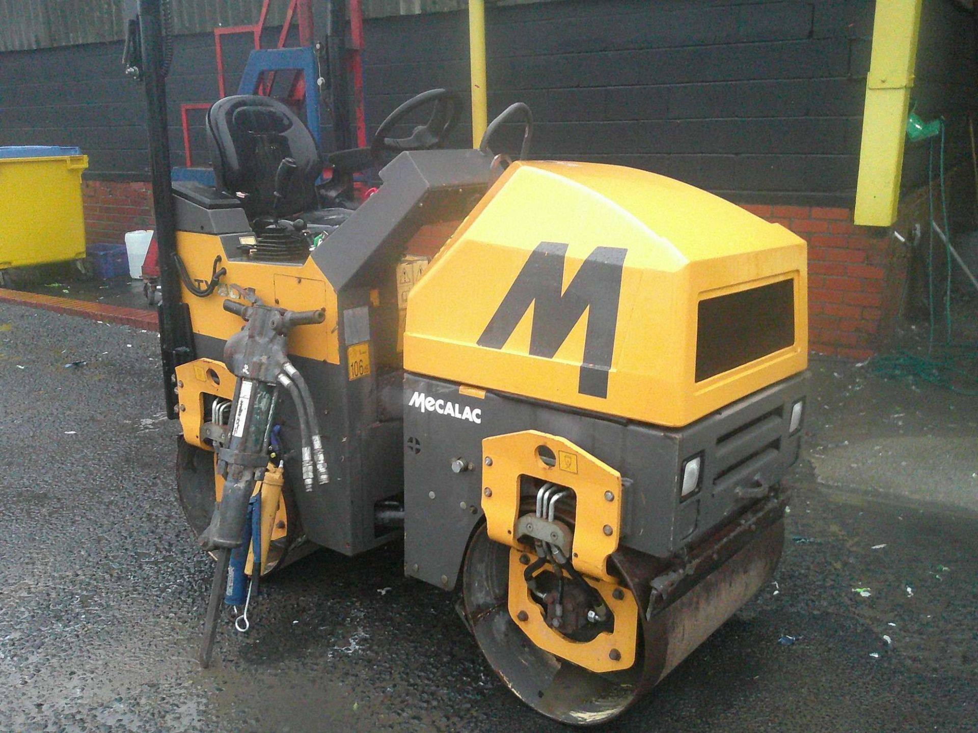 MECALAC TV800 ROLLER