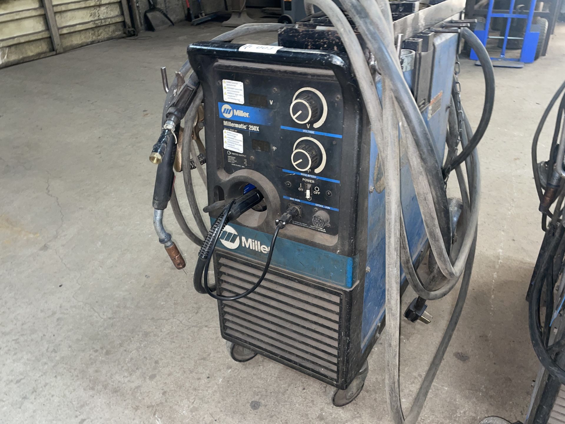 Miller Millermatic 250X Wire Welder, Portable, Rated Output 200 Amps ...