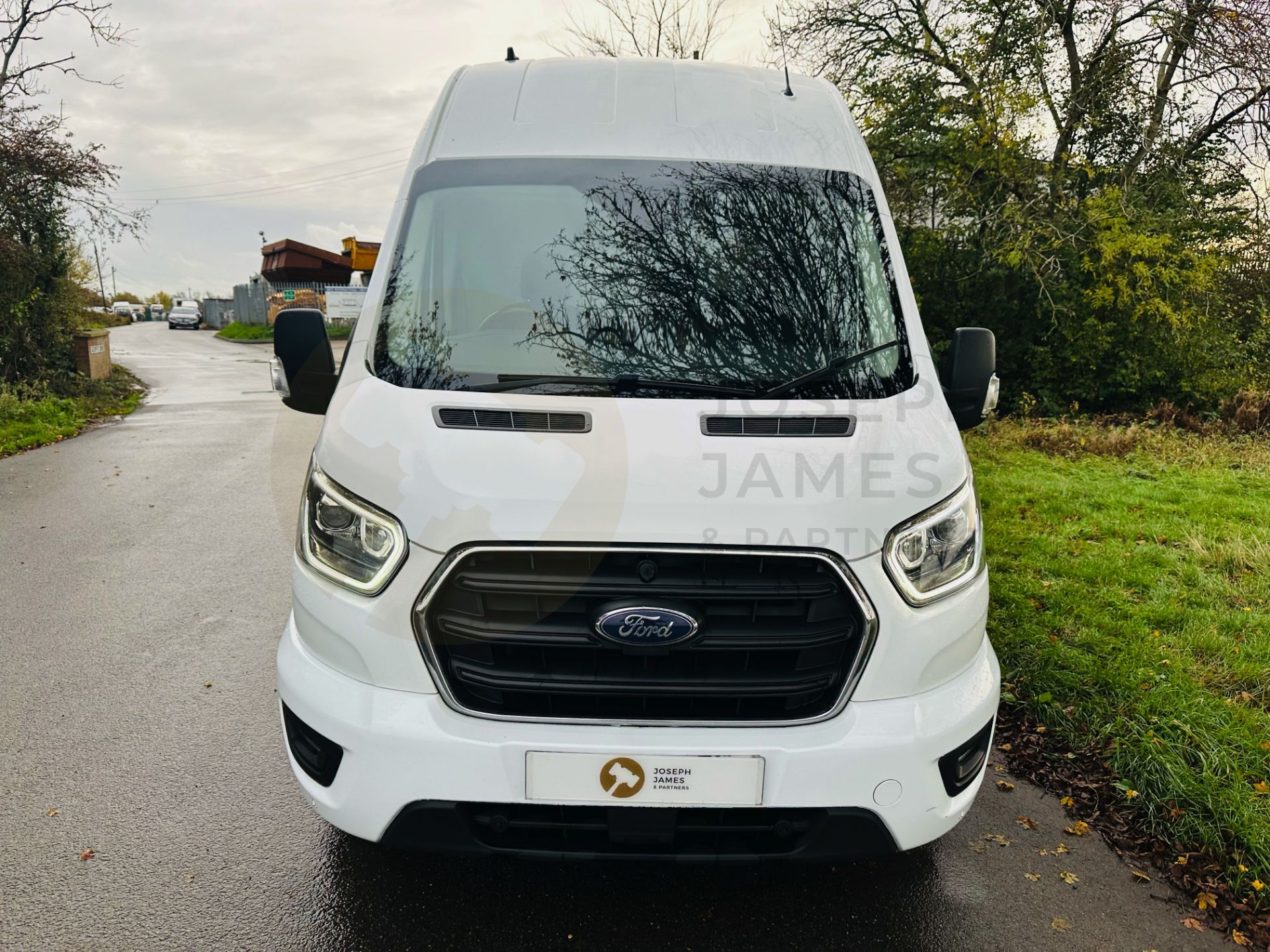 FORD TRANSIT 185 T350L LIMITED TDCI ECOBLUE D.O.R: 12.01.2022 '71 REG ...