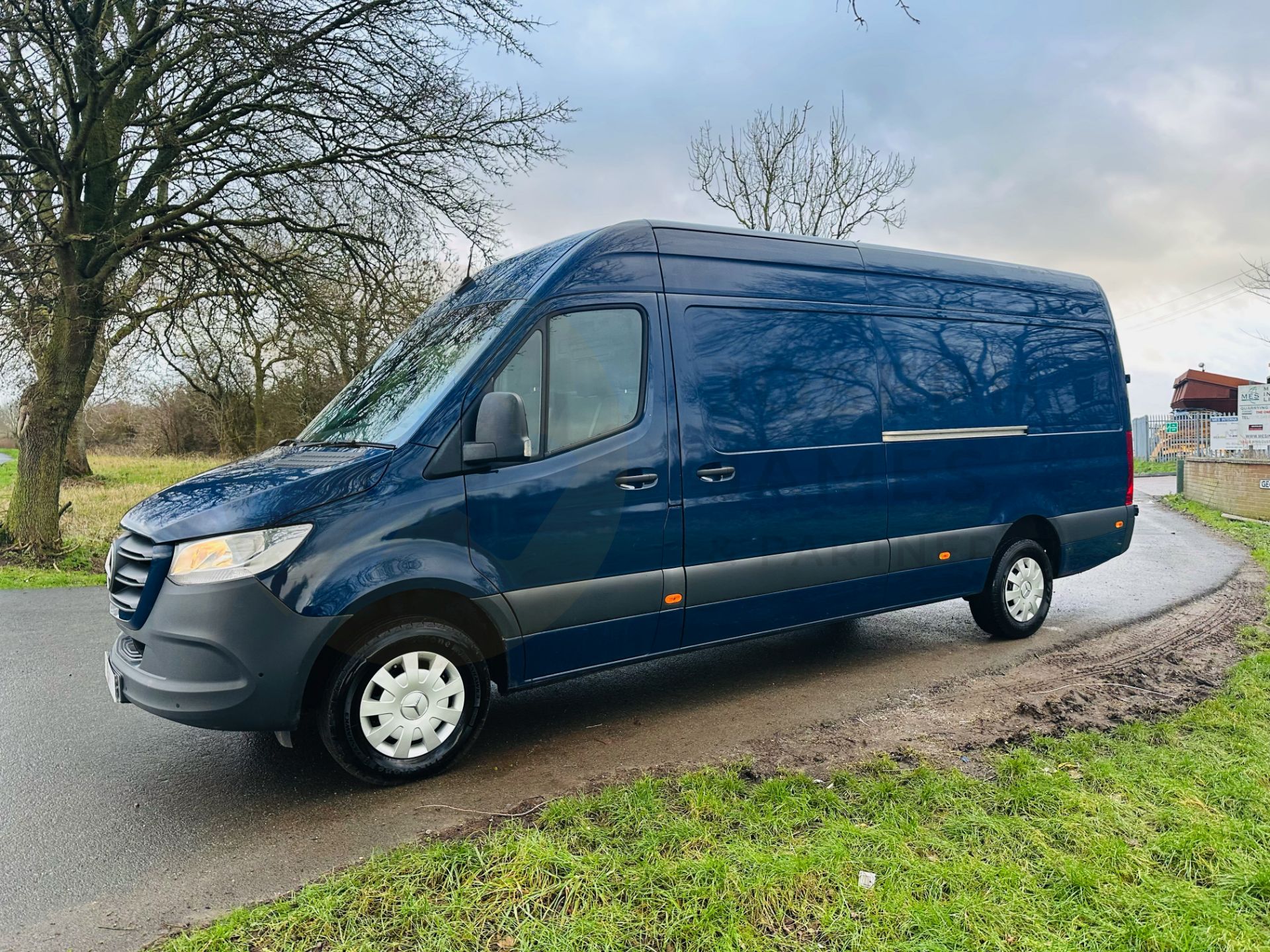 MERCEDES-BENZ SPRINTER 317CDI *PREMIUM LWB* - 23 REG - AIR CON - SAT ...