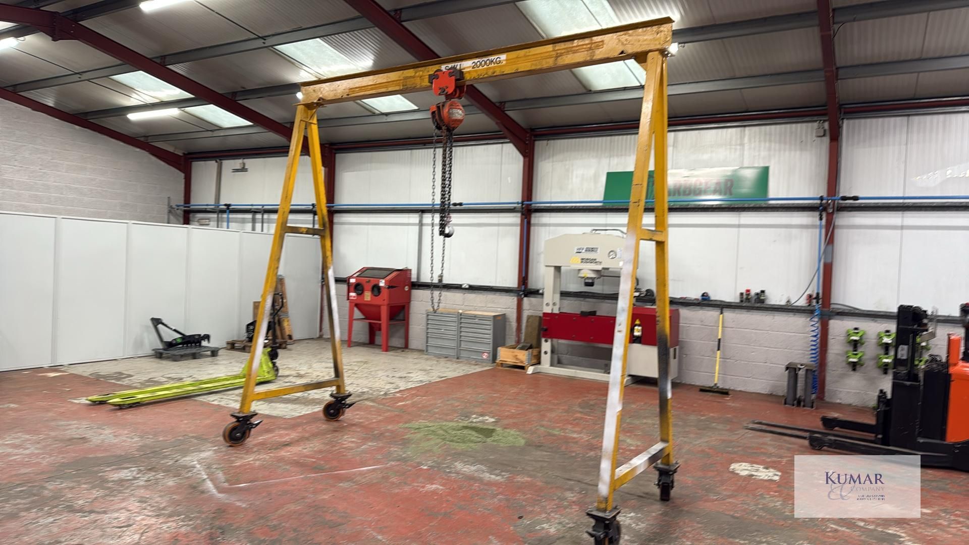 Make Unknown Mobile A Frame Gantry Crane Frame, SWL 2,000Kg with Chain ...