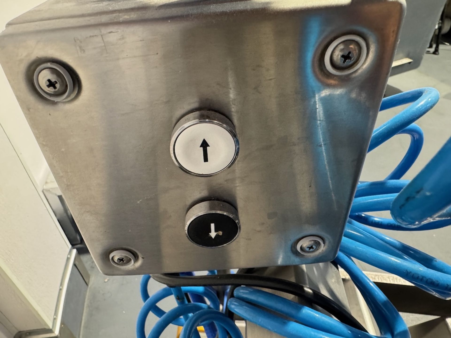 Tote Lifter with Integrated Scale CM Process Solutions tote lifter with ...