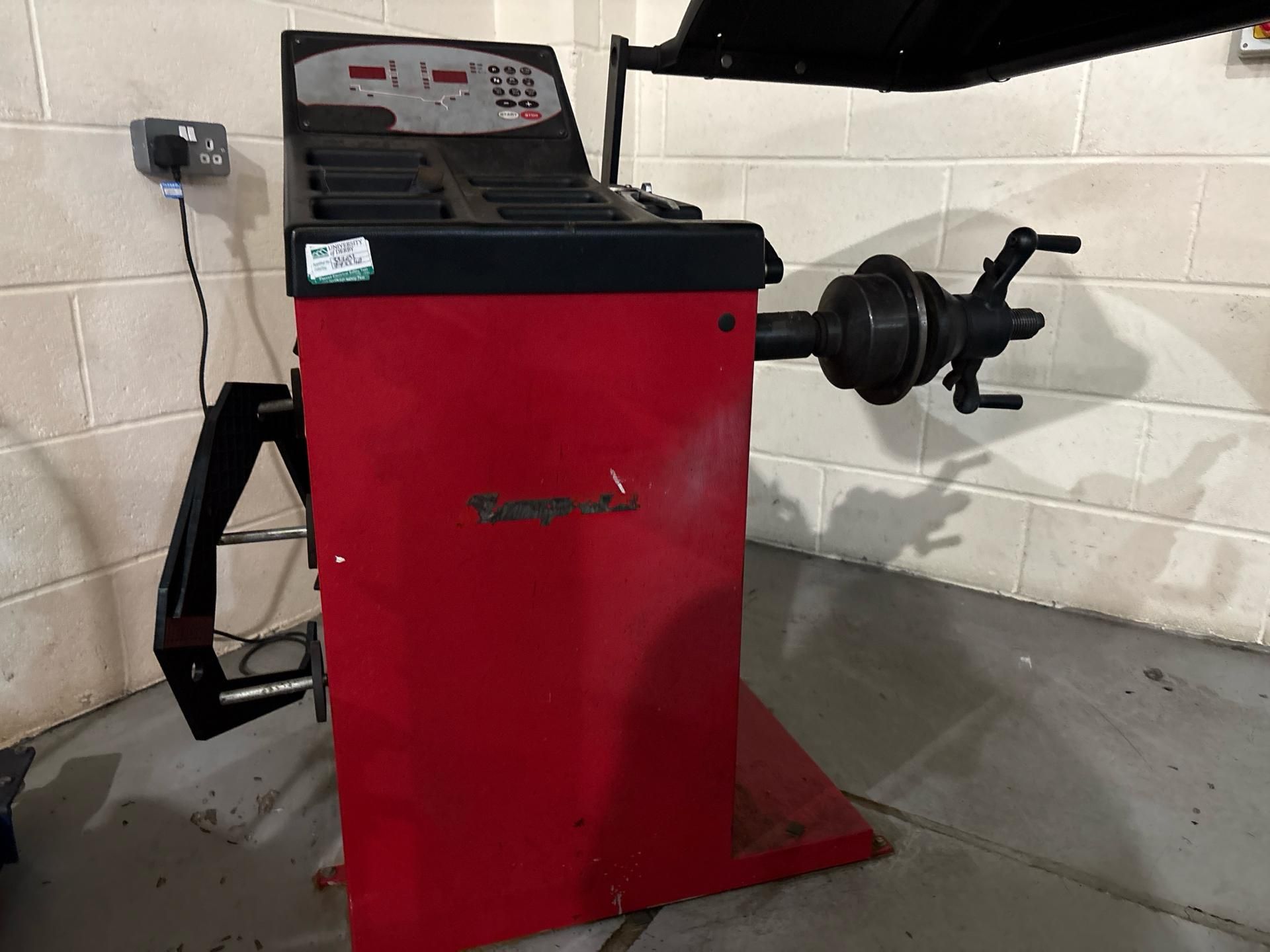 Snap On SWB9 Wheel Balancer Ral3000 50-60Hz 230V 1 Phase Approximate ...