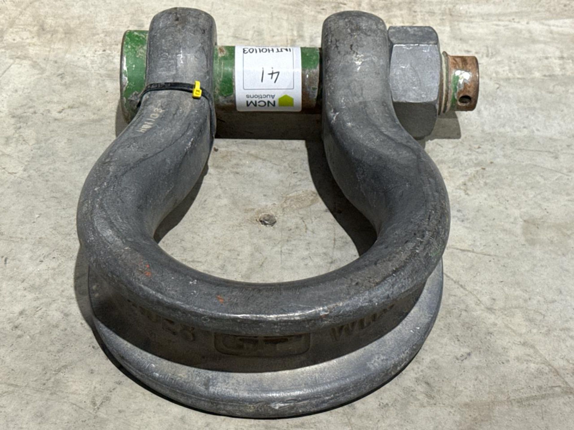 55T Alloy Bow Shackle Untested Approximate Dimensions: Height - 44cm ...