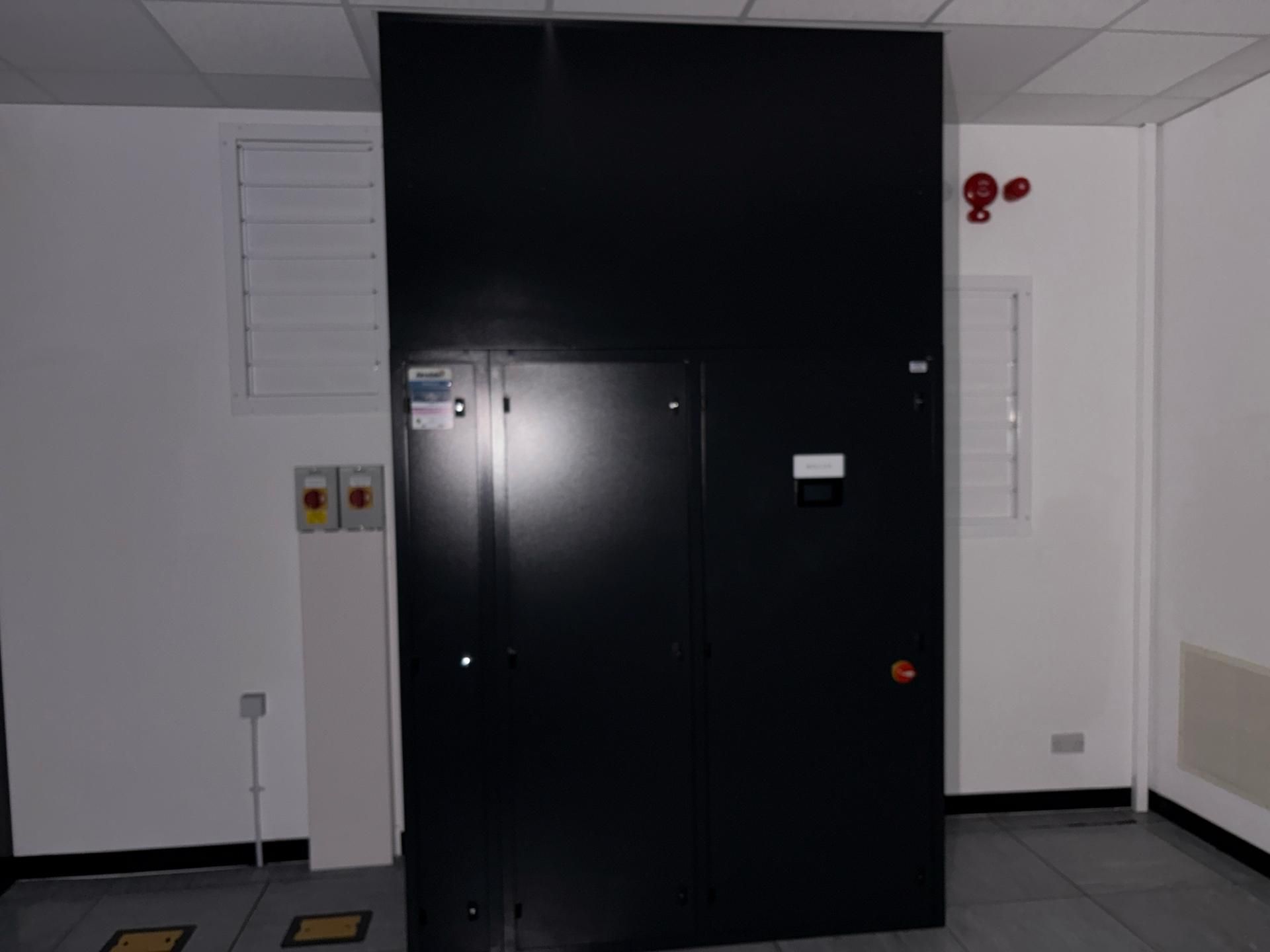 Airedale Smart Cool Internal Unit No visible plate Due to lighting at ...