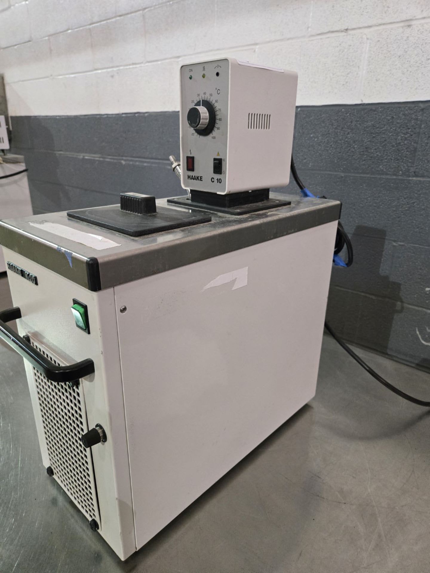 Haake circulating water bath, model 002-4354, serial# 12000002822/001.