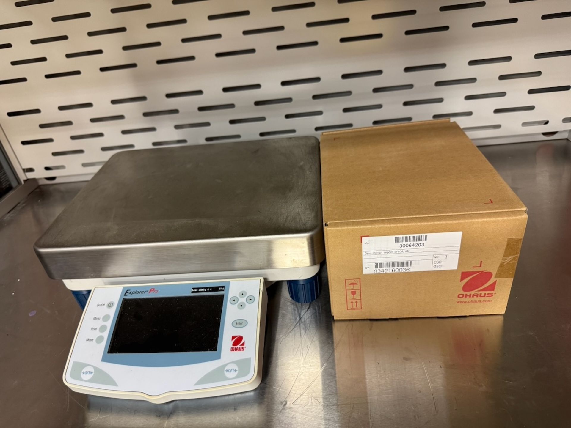 Ohaus Explorer Platform Scale, model EP32001C, 32000 gram capacity ...