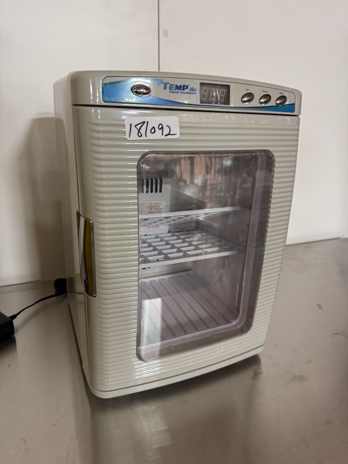 Benchmark mini digital incubator, model H2200-H.