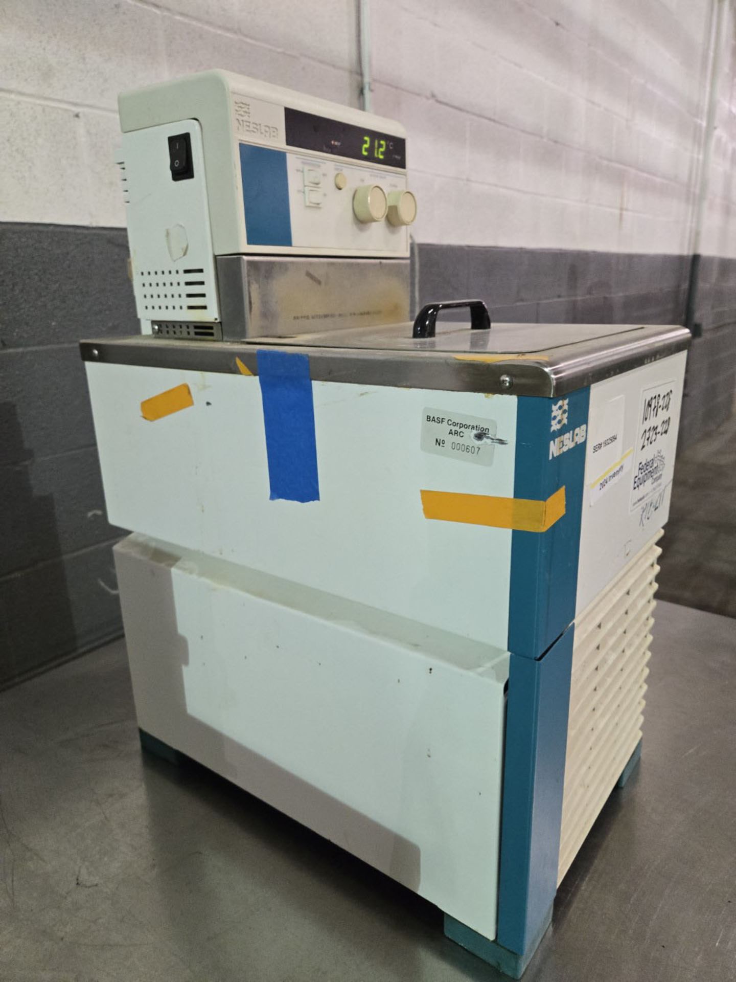 Neslab recirculating chiller, model 168103200700, serial# 19325094.