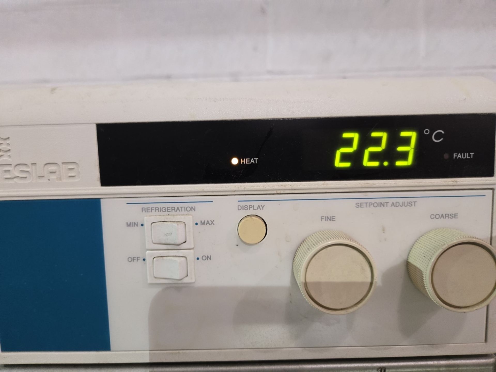 Neslab recirculating chiller, model 168103200700, serial# 19325094.