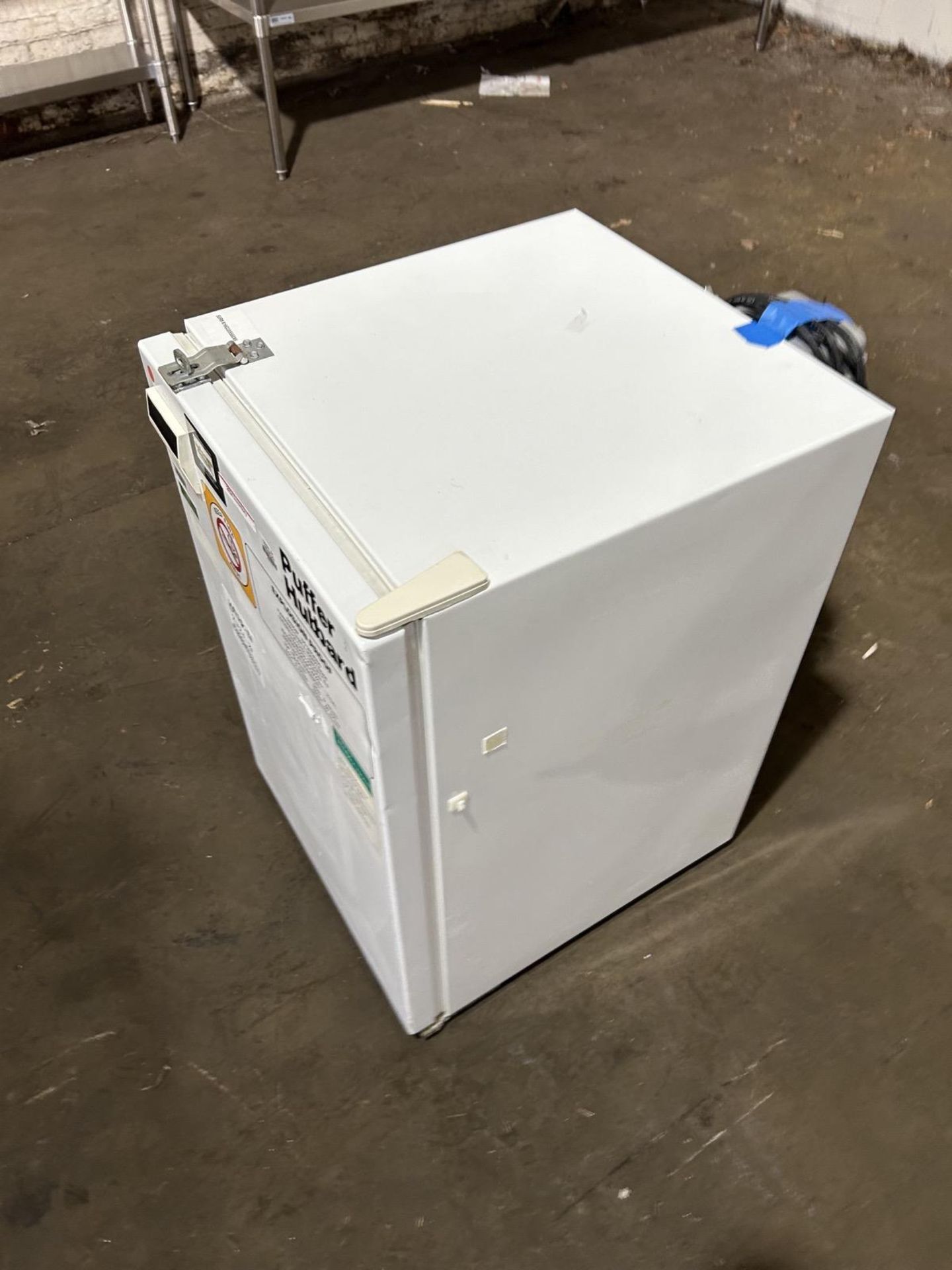 Harris Manufacturing XP Fridge, model XLR45A14, S/N X16G355580X6, REF ...