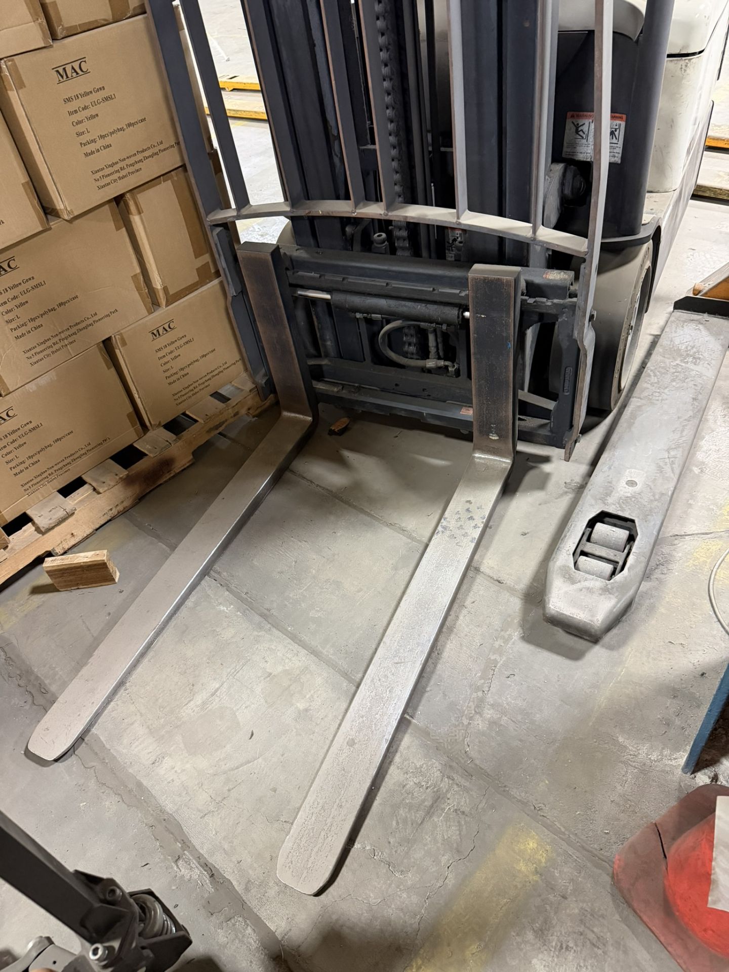 Crown Model SC4520-30, 3-Wheel Electric Fork Lift, 3,000 Lbs. Capacity ...