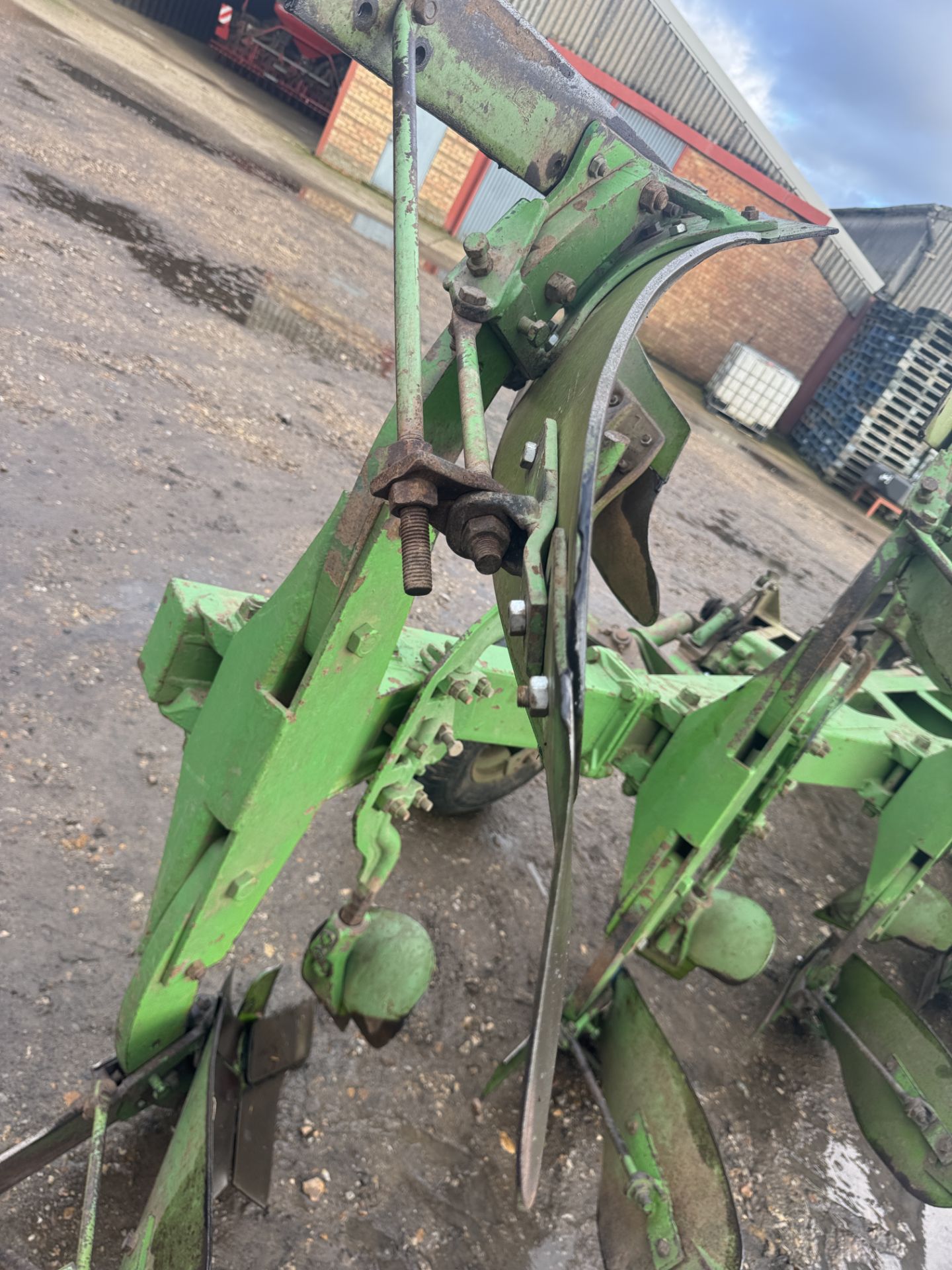 1996 Dowdeswell DP 1205 5 furrow reversible plough 4+1, 14" furrow ...