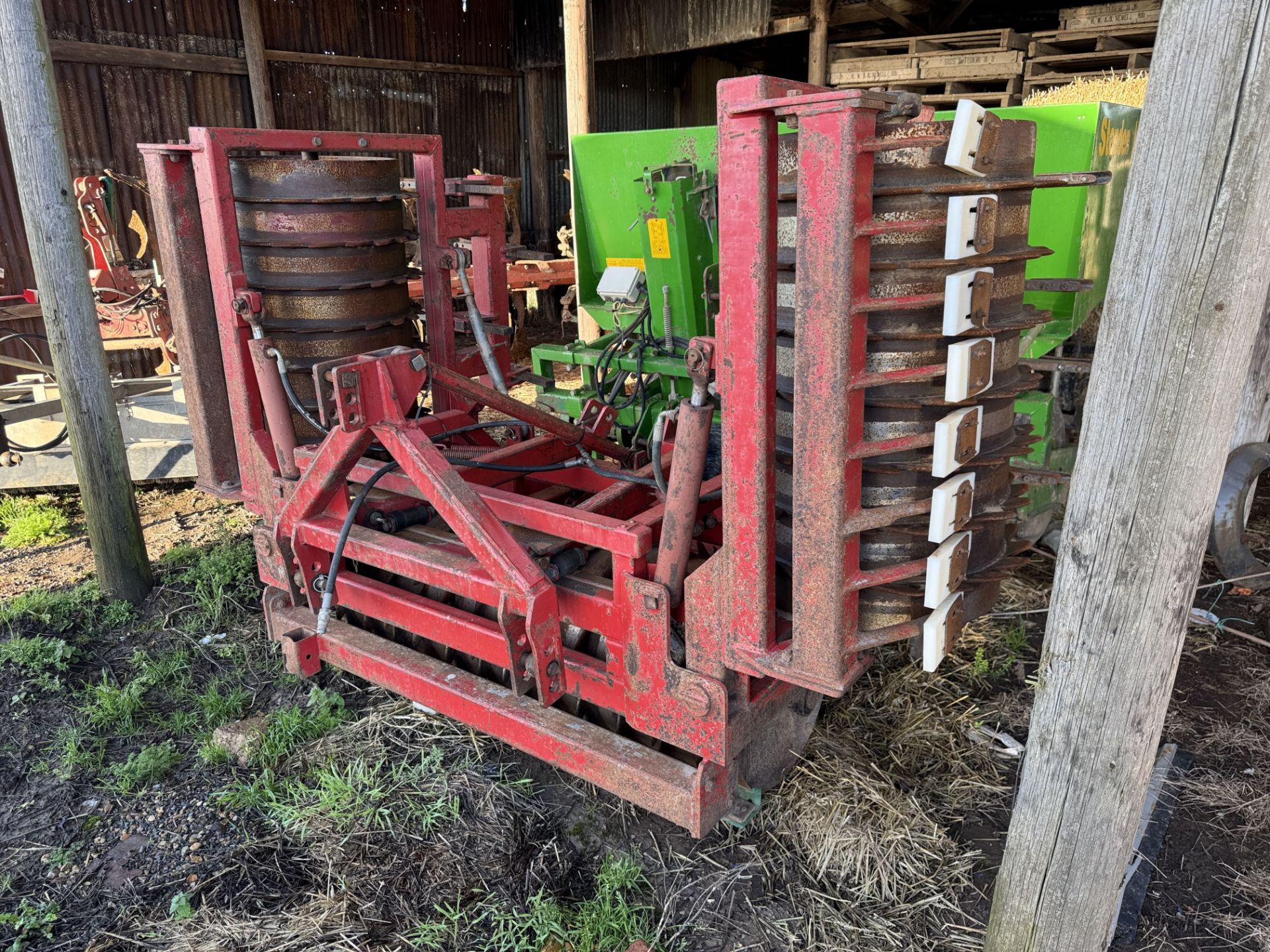 4m Farm Force hydraulic folding front press, with leading tines, type ...