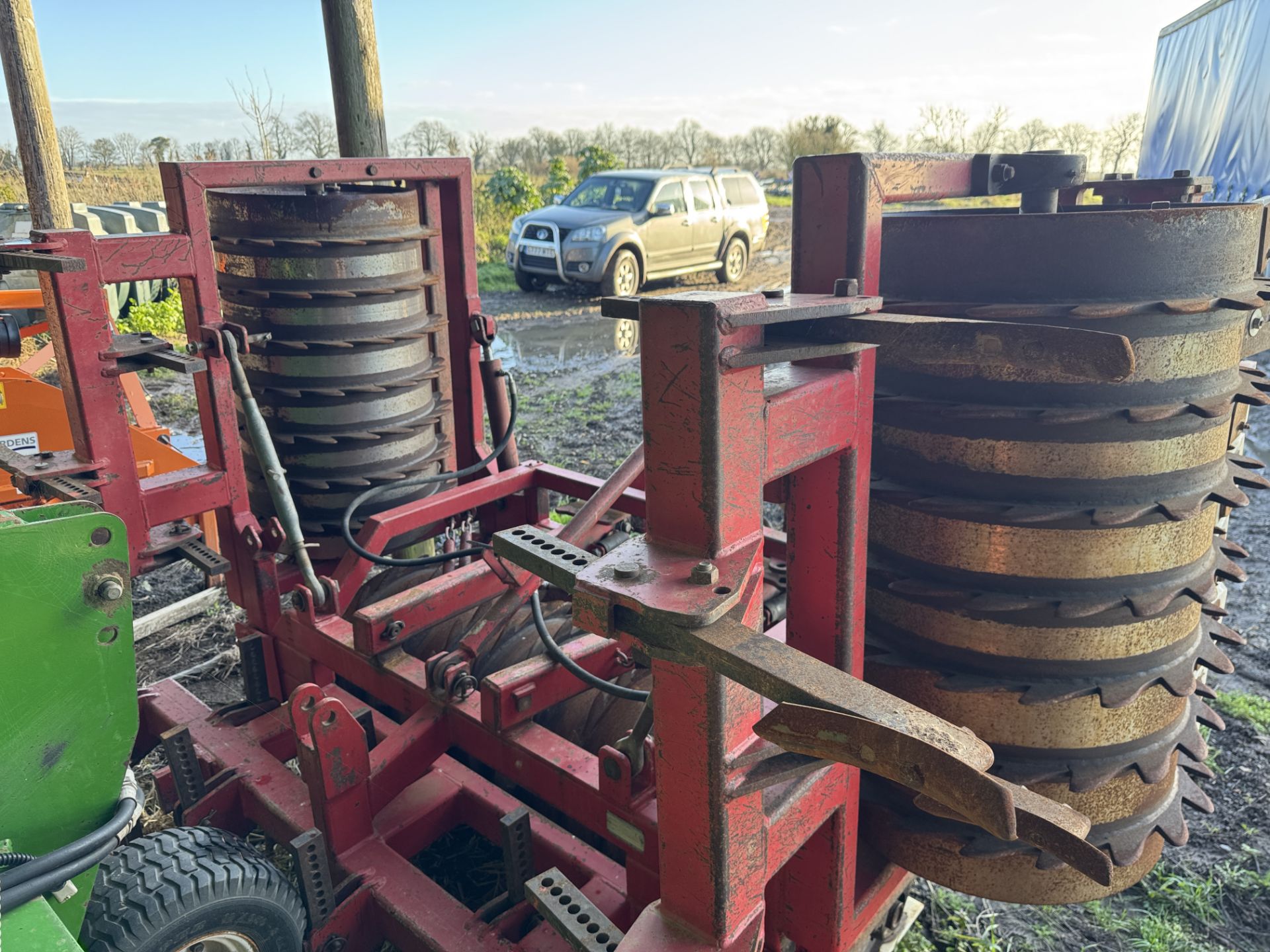 4m Farm Force hydraulic folding front press, with leading tines, type ...