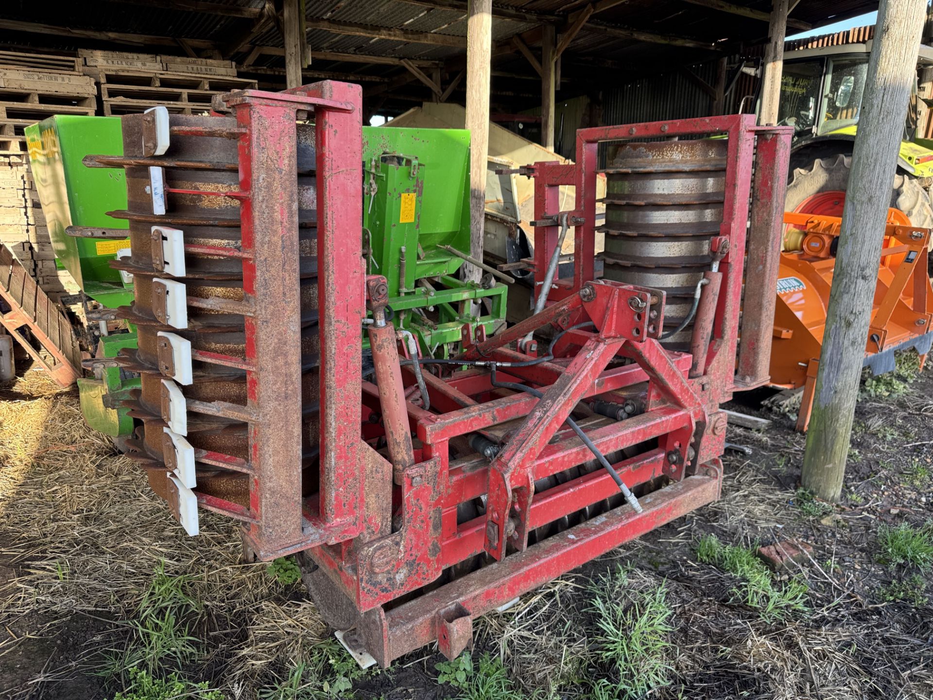 4m Farm Force hydraulic folding front press, with leading tines, type ...
