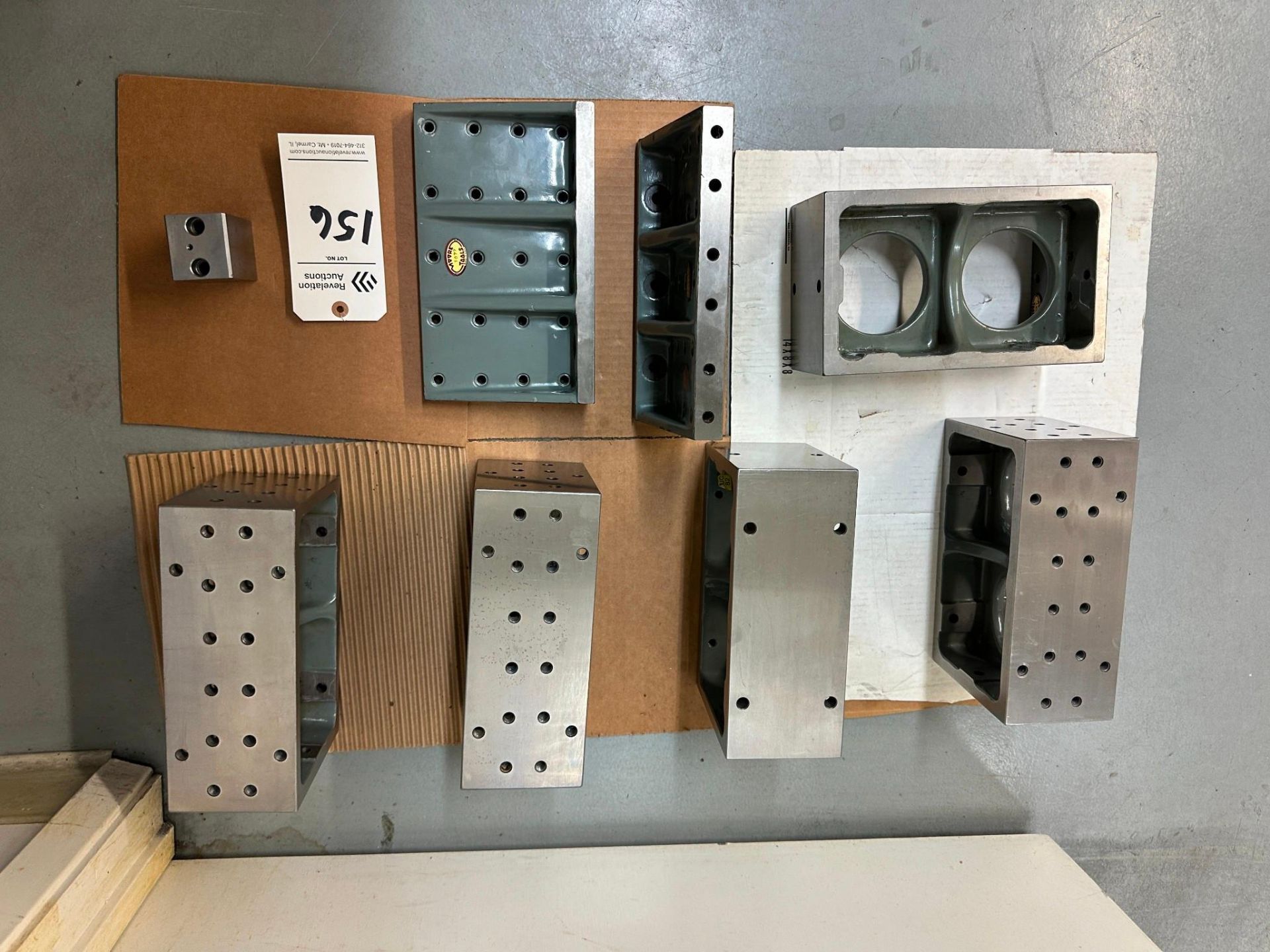 SELECTION OF MOORE TOOLS CAST STEEL ANGLE BLOCKS/PLATES IN STATE ...