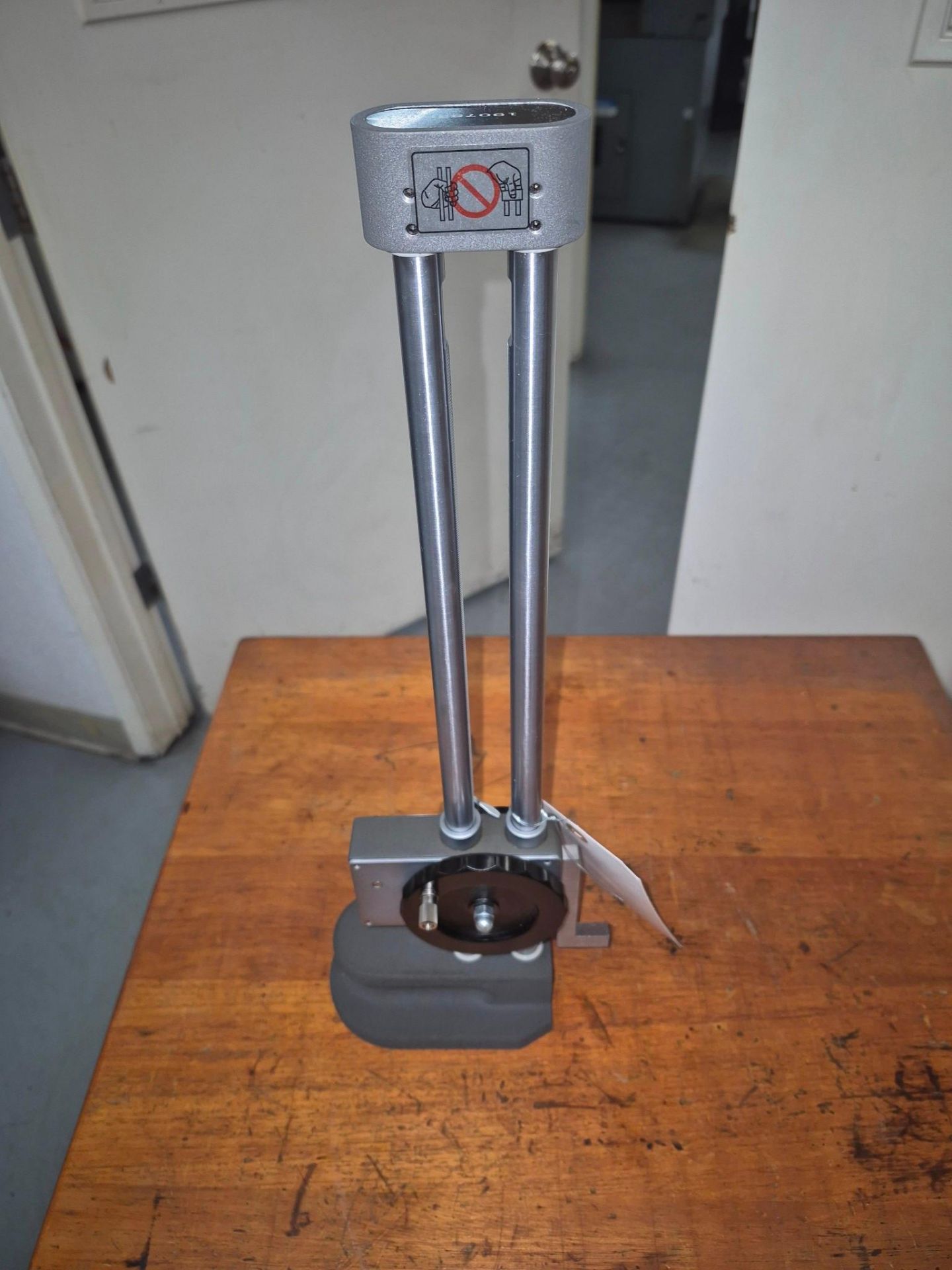 STARRETT HEIGHT GAUGE, NO.3259-12 SN: 1907839 RANGE: 0-12" 0.001"