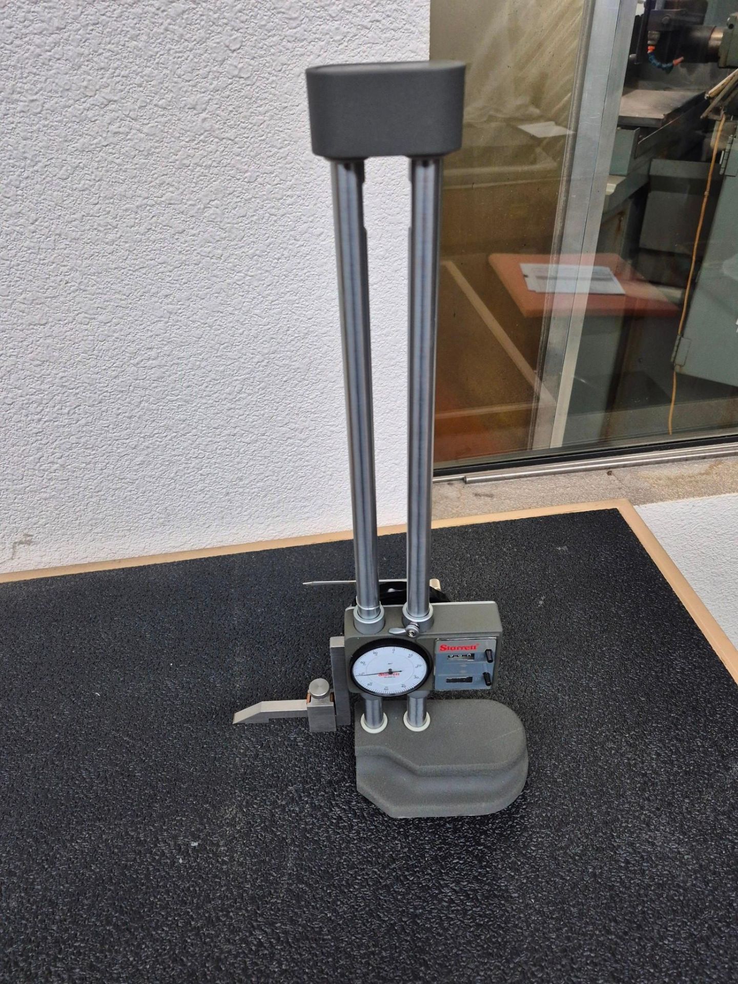 STARRETT HEIGHT GAUGE, NO.3259-12 SN: 1907839 RANGE: 0-12" 0.001"