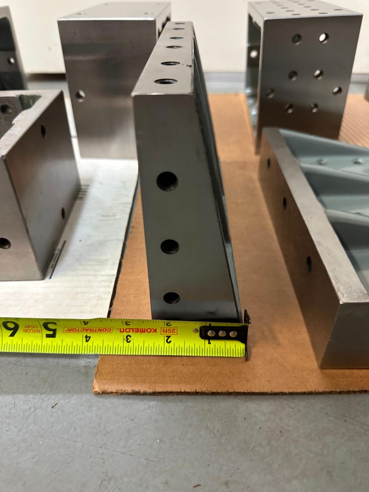 SELECTION OF MOORE TOOLS CAST STEEL ANGLE BLOCKS/PLATES IN STATE ...