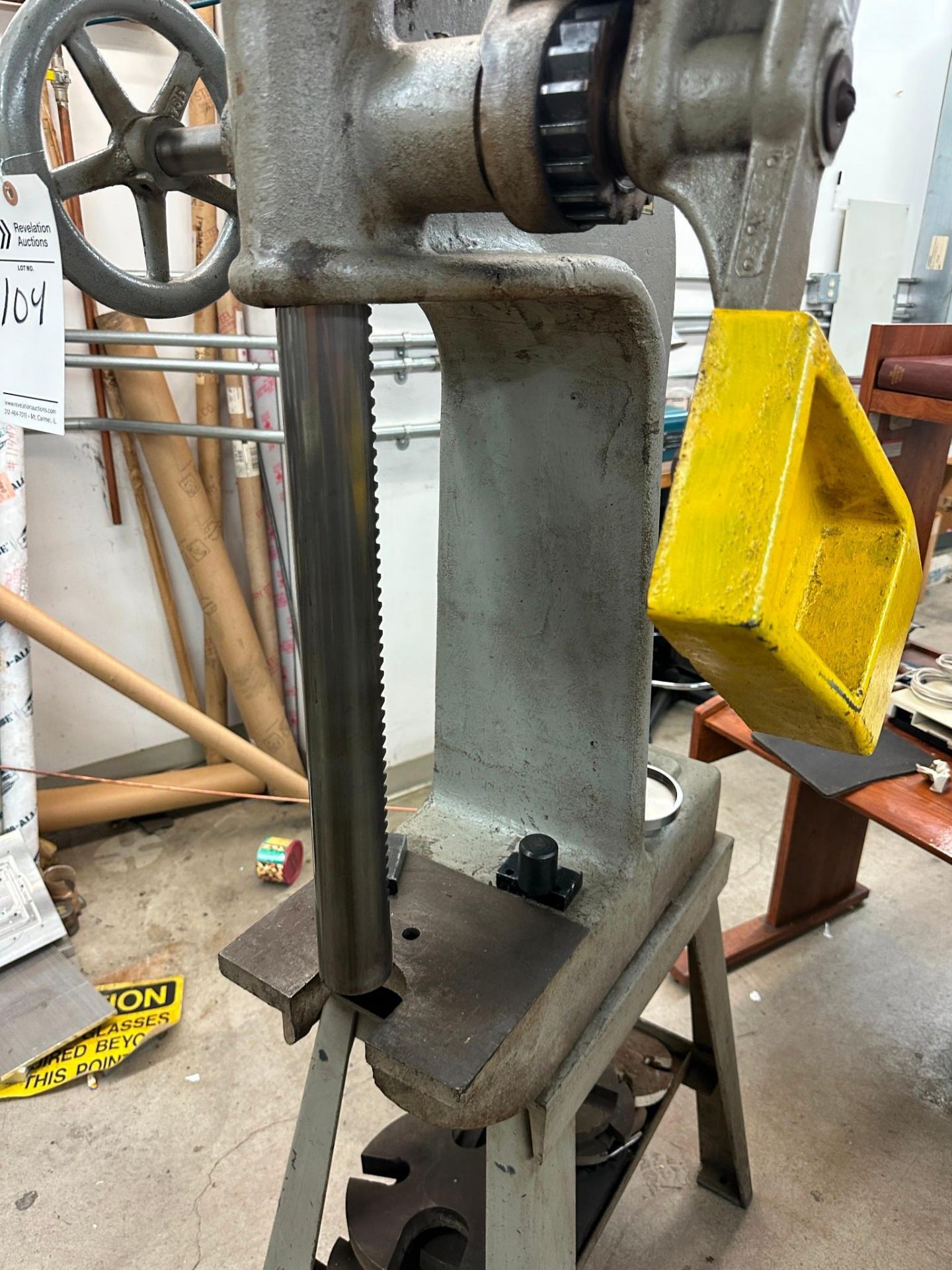 GREENERD 3-3/4 TON ARBOR PRESS ON STAND W/ MISC. BASE PLATES IN STATE ...