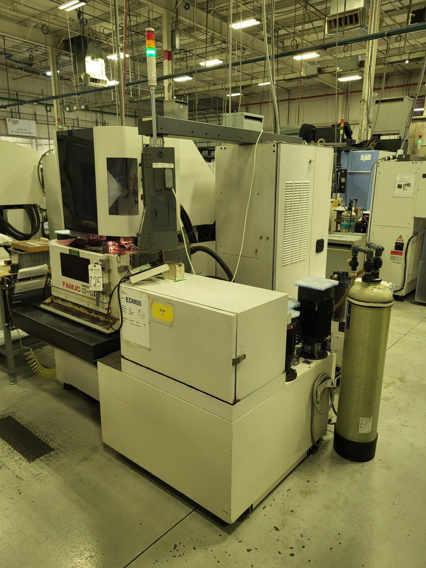 2004 FANUC ROBOCUT ALPHA OIC 7" CNC WIRE EDM WITH AUTO WIRE THREAD ...