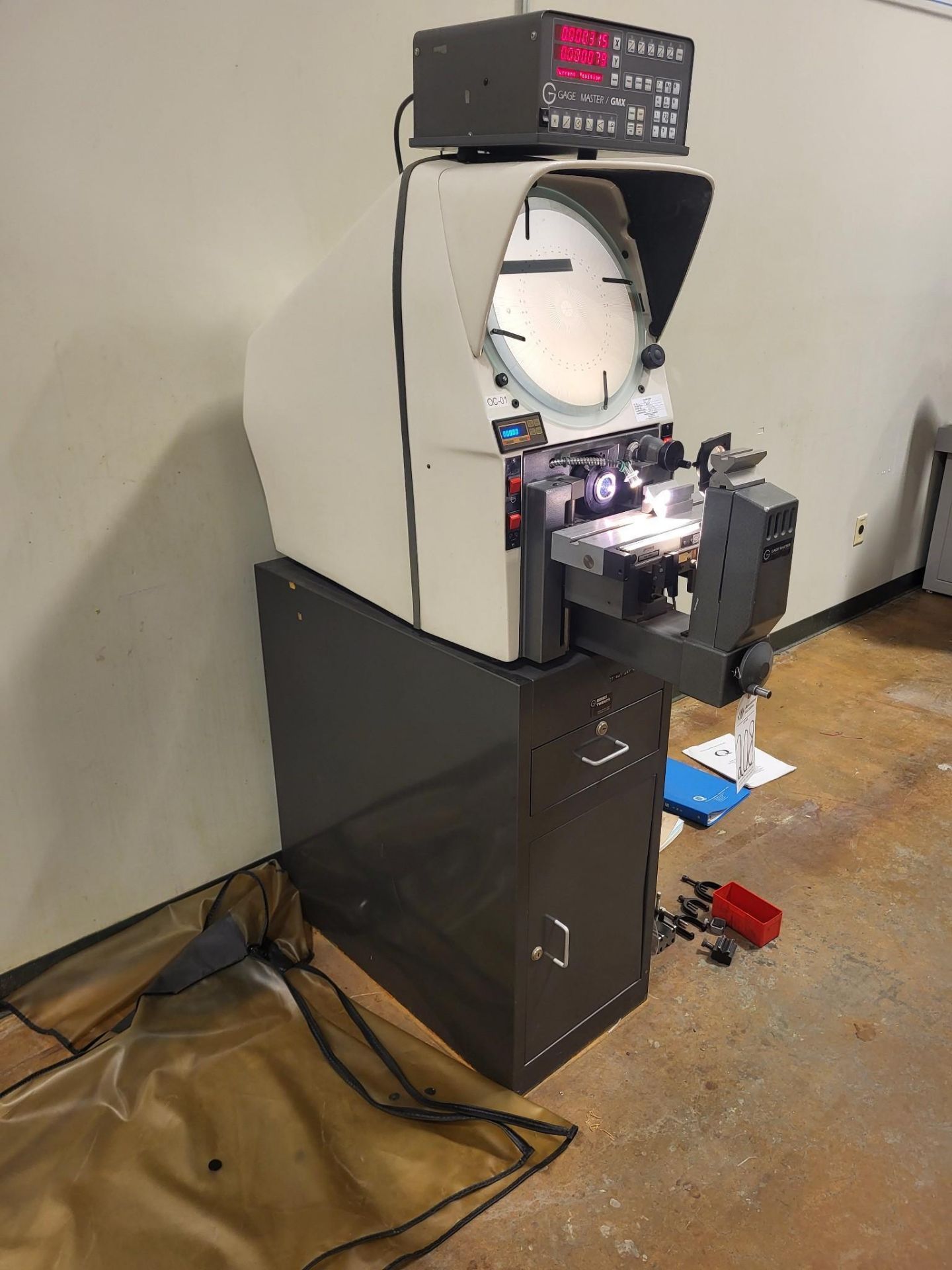 GAGE MASTER 29/CMX2 IES 14" OPTICAL COMPARATOR SN: 146266690 ...