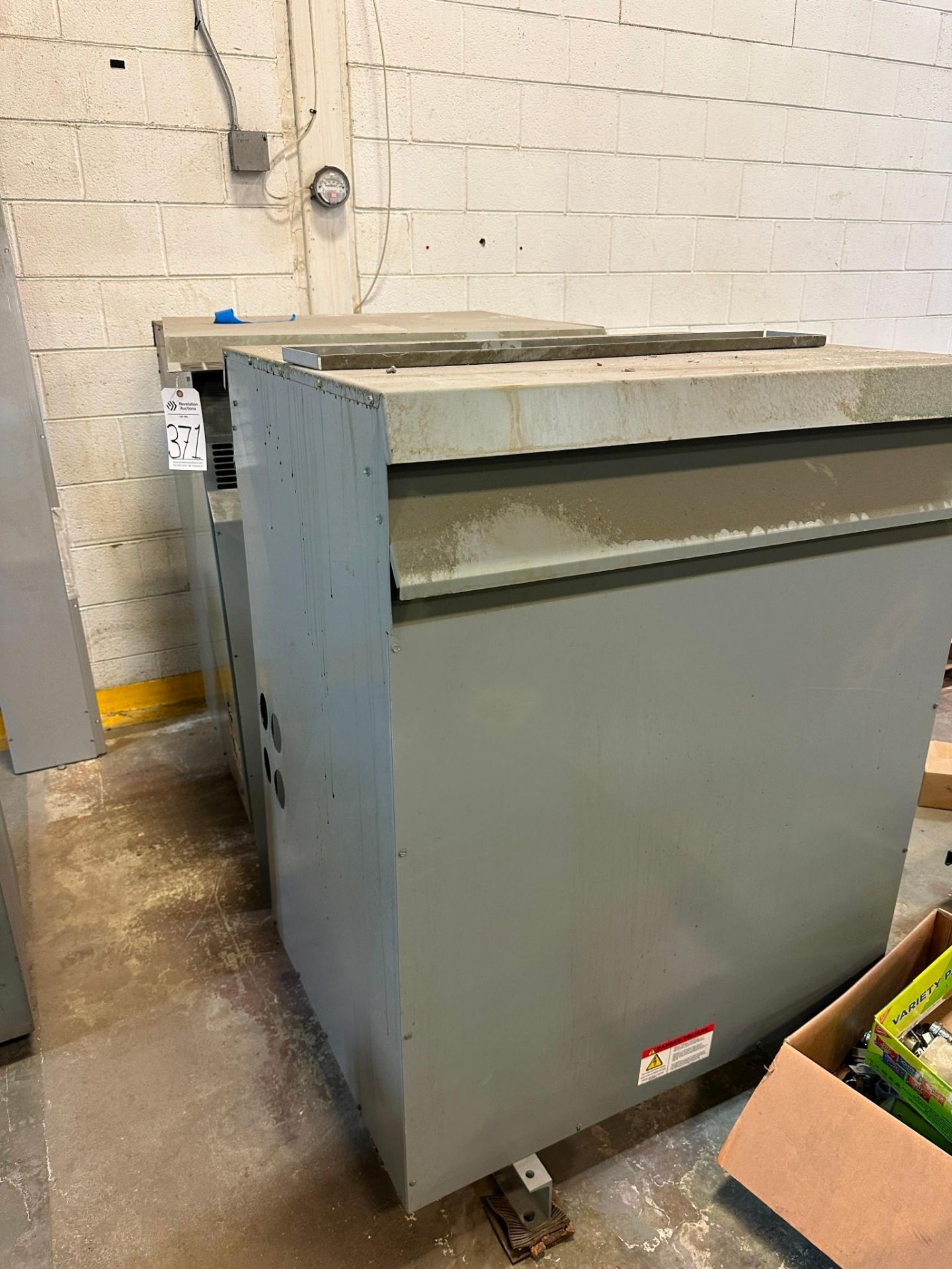 (2) HAMMOND 300 KVA TRANSFORMERS Item Location - Colorado Springs, CO
