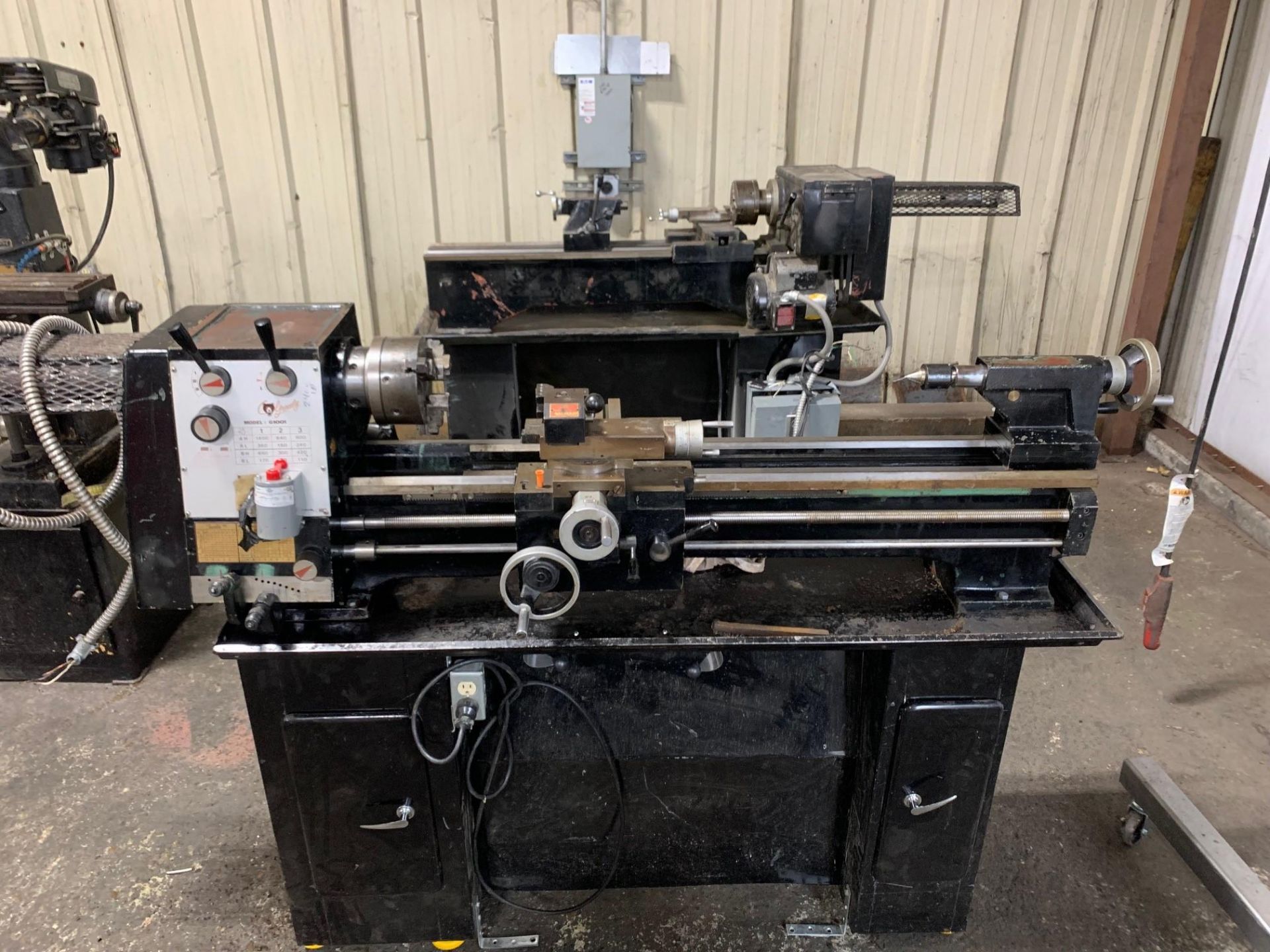 GRIZZLEY MANUAL LATHE MODEL G1001 Item Location - Bossier City, LA