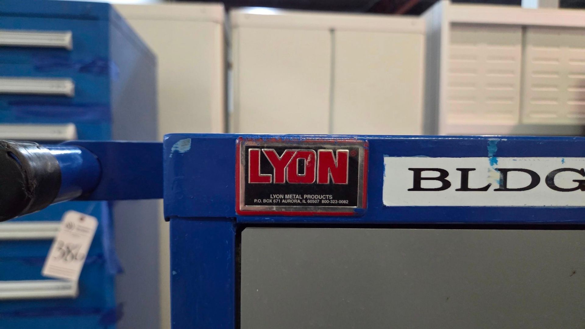 LYON 6-DRAWER MOBILE INDUSTRIAL TOOL CABINET 44.5" X 28" X 51"