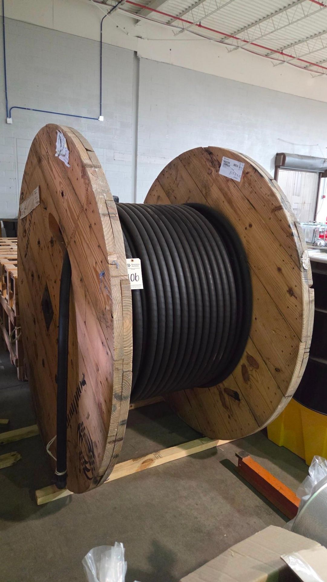 SOOW INDUSTRIAL ELECTRICAL POWER CABLE - INCOMPLETE ROLL, PARTIALLY ...