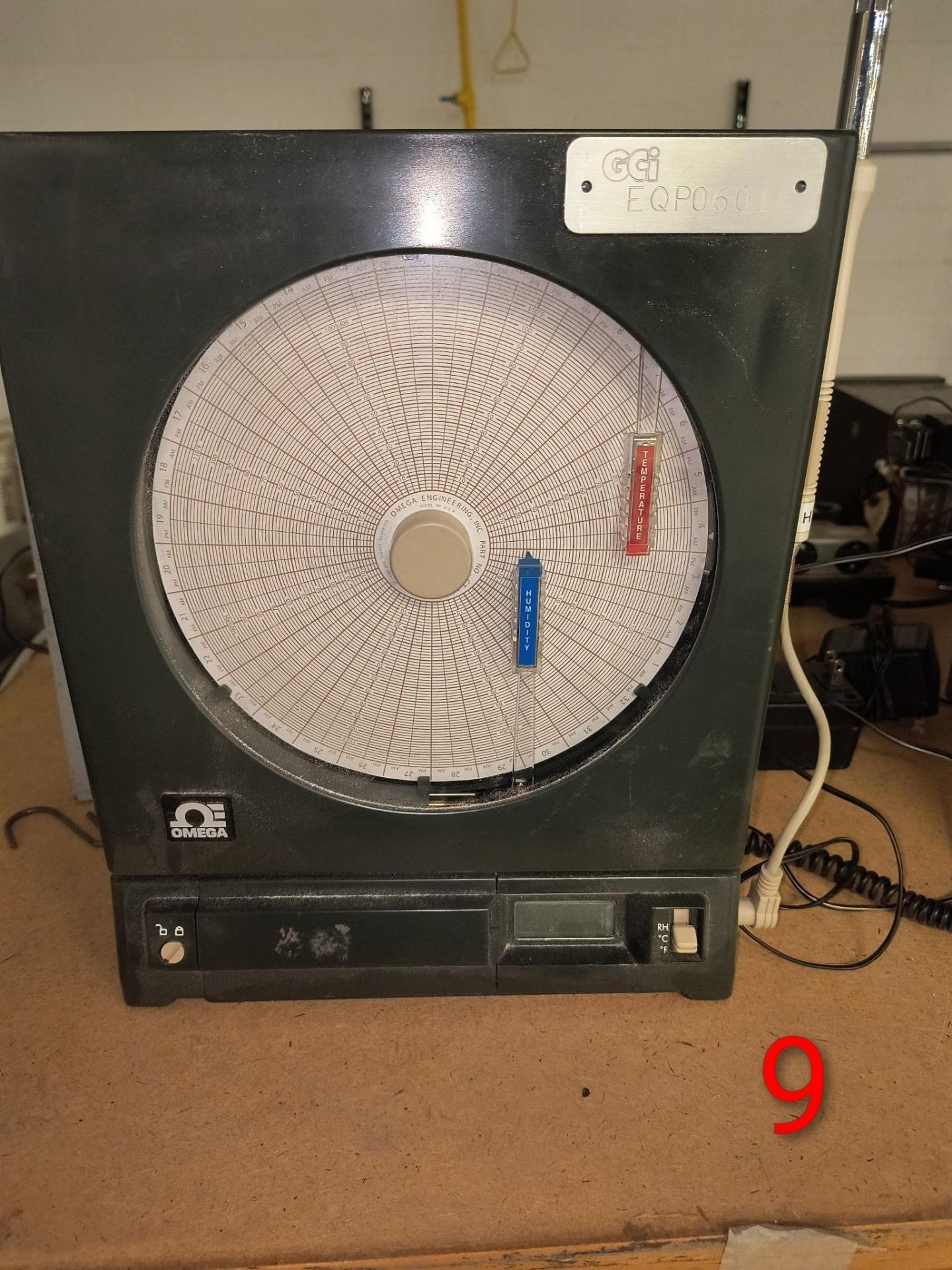 OMEGA TEMP/HUMIDITY CHART RECORDER SN: CT 50207373 Item Location ...