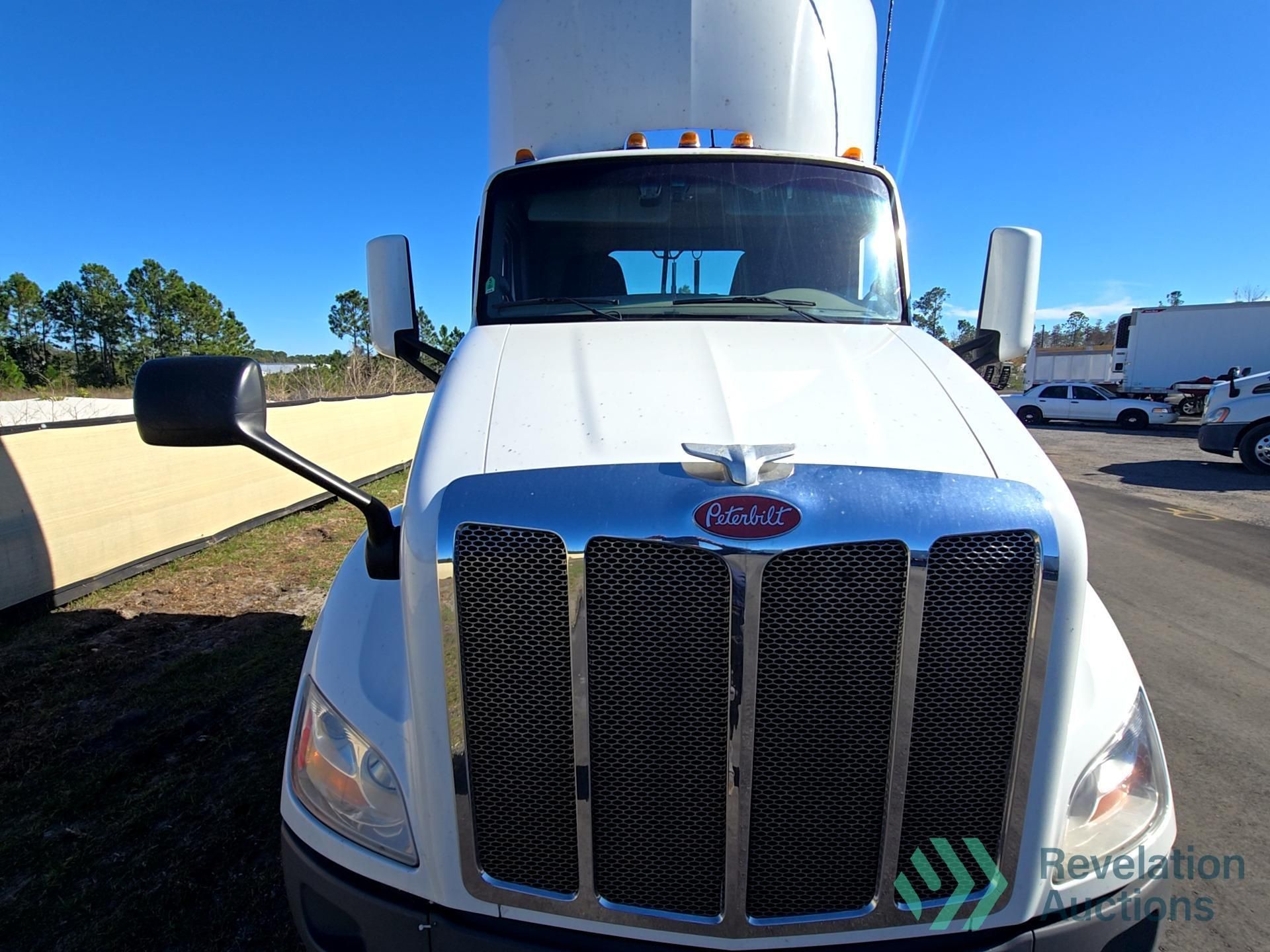 2020 PETERBILT 579 DAY CAB TRUCK VIN: 1XPBAK9X8LD656301 YEAR: 2020 MAKE ...