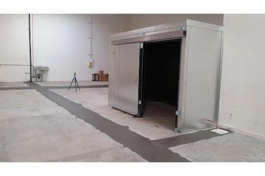 WALK IN COOLER W/ REMOTE REFRIGERATION WALK-IN COOLER - 23' X 11.5' X 9 ...