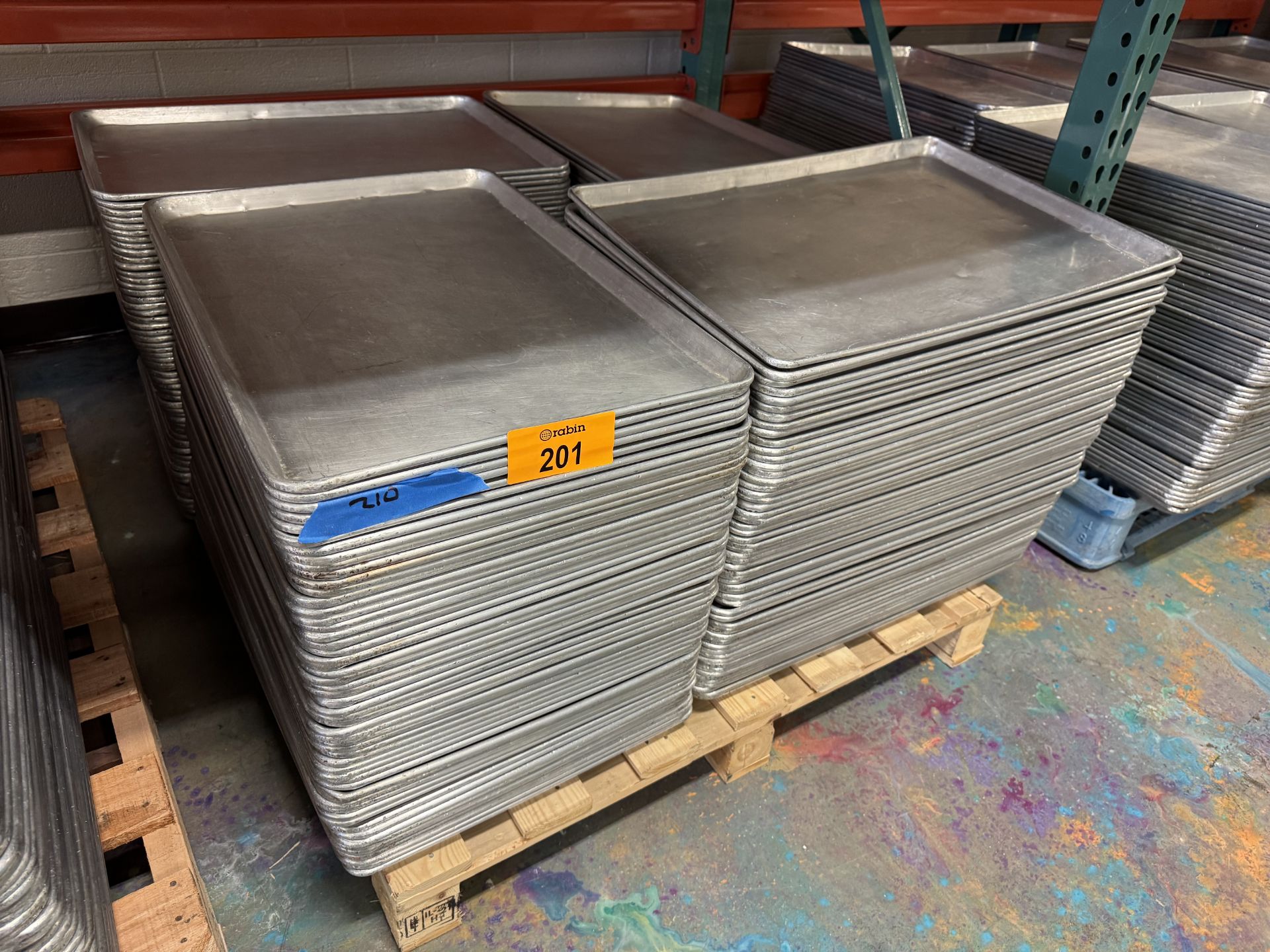 [LOT] of (200) Full Sheet Pans, 18