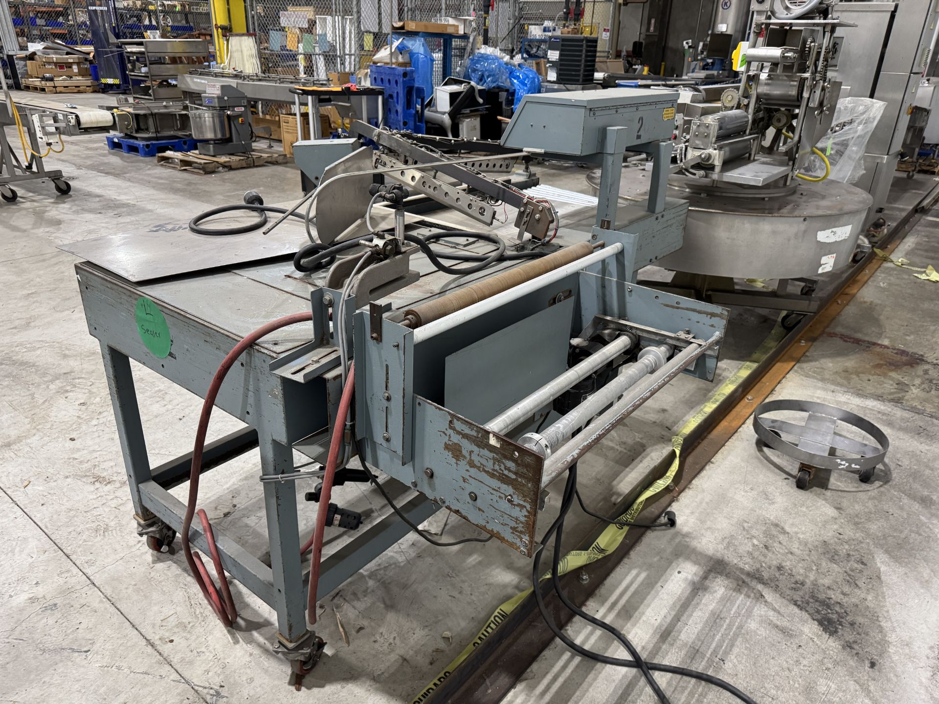 Shanklin L-Bar Wrapper, model S24C, s/n S8751, 220 volt, mobile base