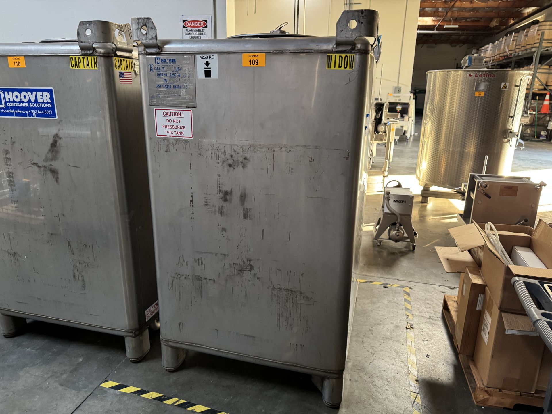 Hoover 550Gal Stainless IBC Tank, s/n 350728, 31A, 304ss, 2014