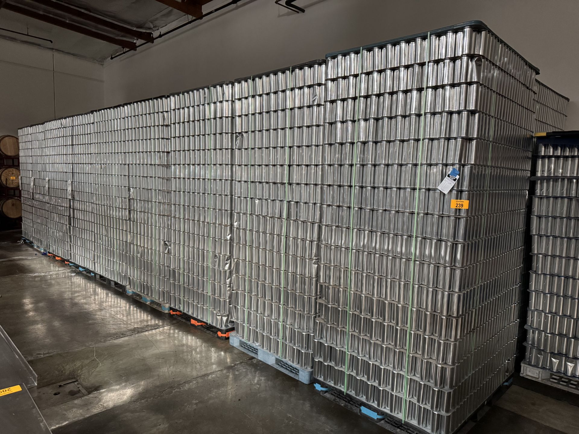 [LOT] of (9) pallets Ball 12oz Aluminum Cans, 202 neck, sleek, 8096pcs ...