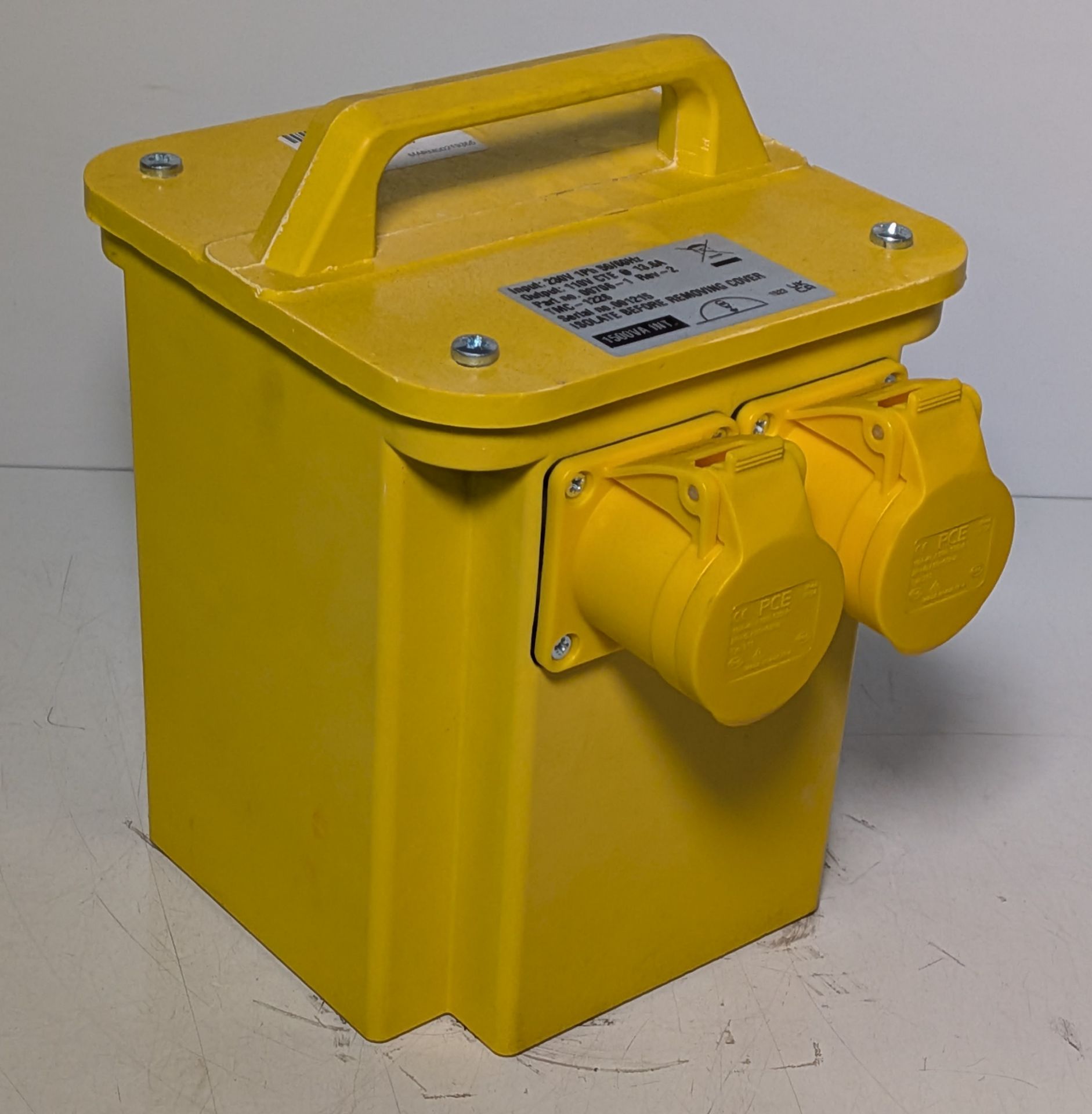 Portable 110V transformer - input: 230V