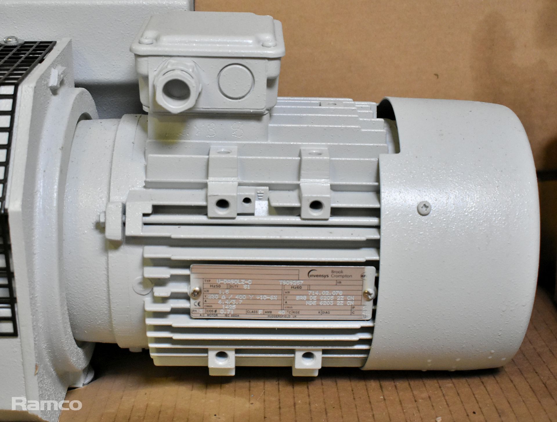 Leybold SV65.10907 Sogevac vacuum pump with Brook Hansen 714.02.078 a.c ...
