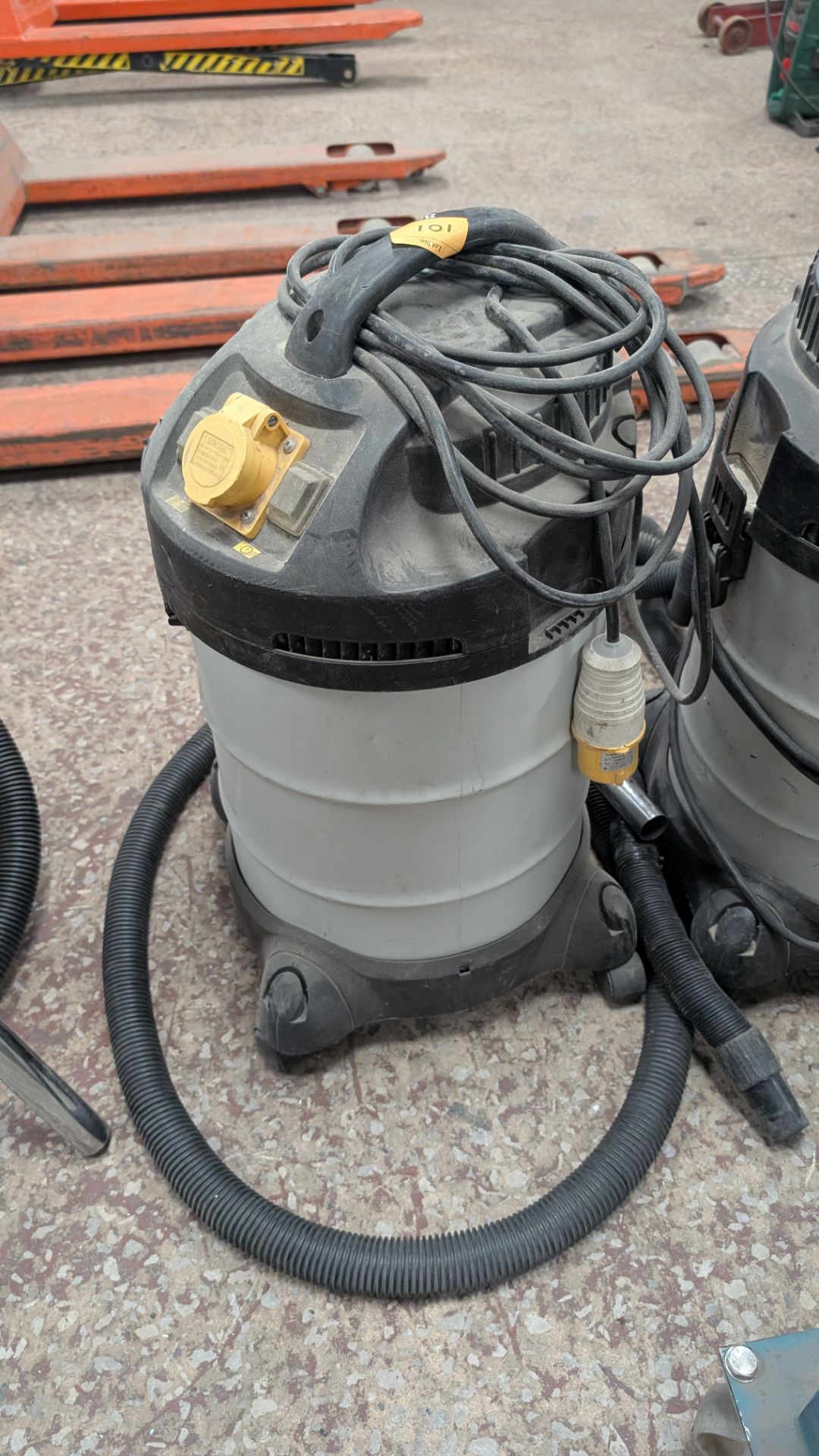 2 off FOX F50-800 Vacuum System. Please note, all lots in this lot iare ...