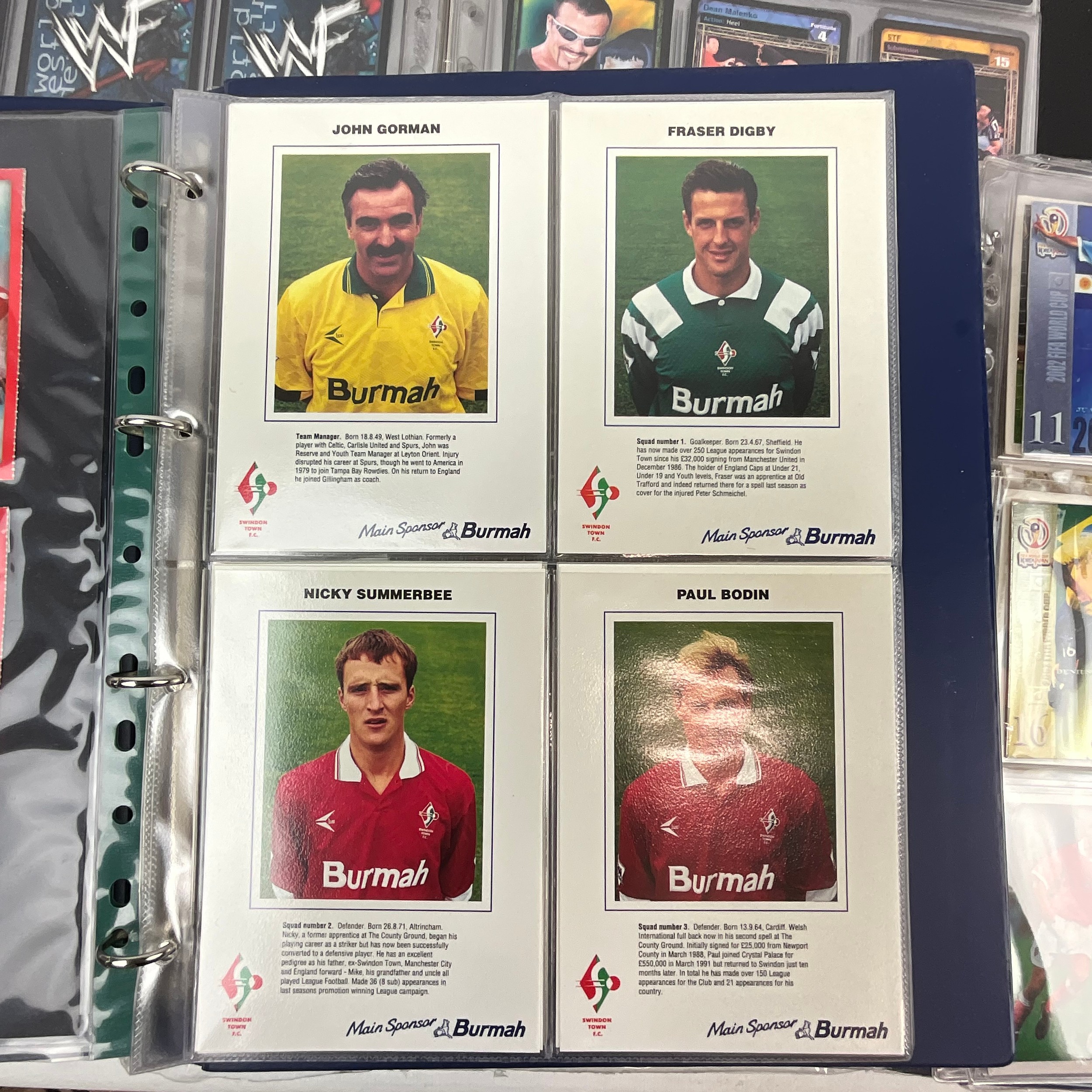 A large collection of sports trading cards (5 folders) to include ...